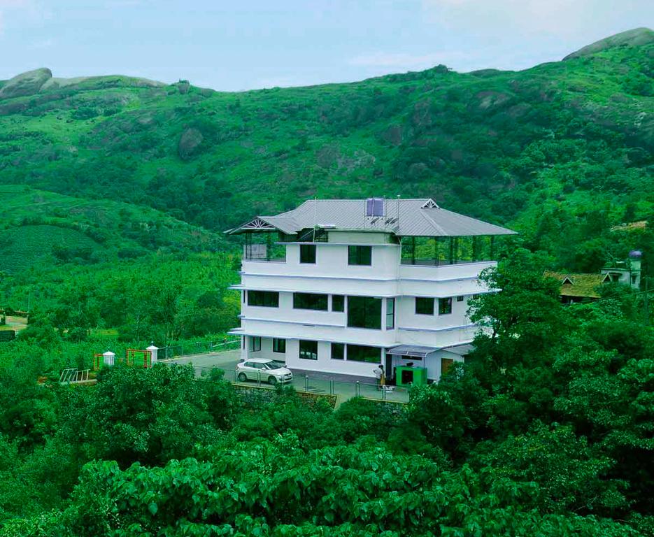 snow white 𝗕𝗢𝗢𝗞 Vagamon Hotel