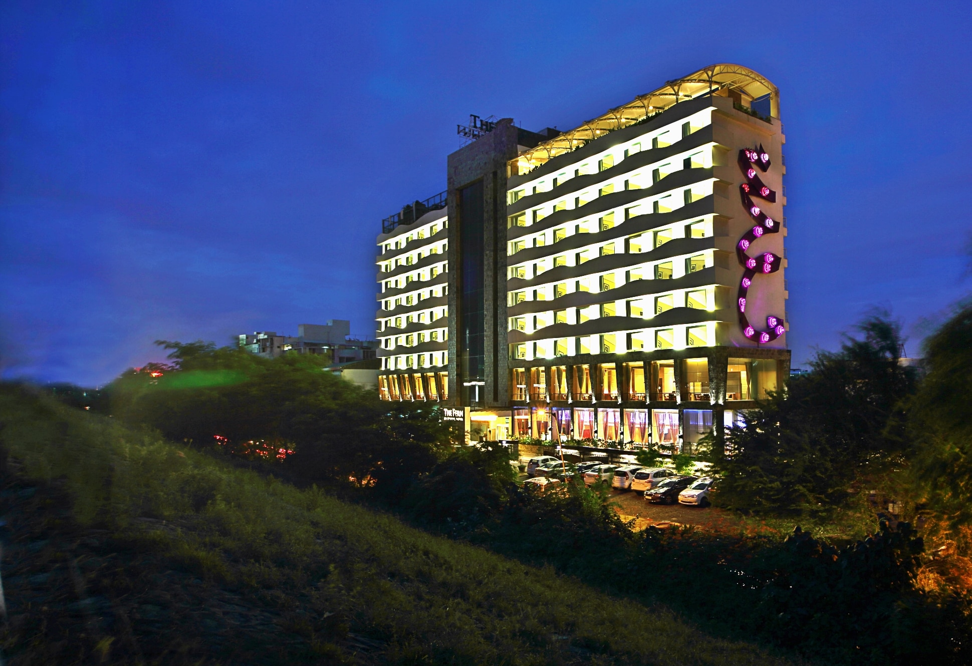 Fortune Select SG Highway, Ahmedabad - Member ITC Hotels' Group 𝗕𝗢𝗢𝗞 ...