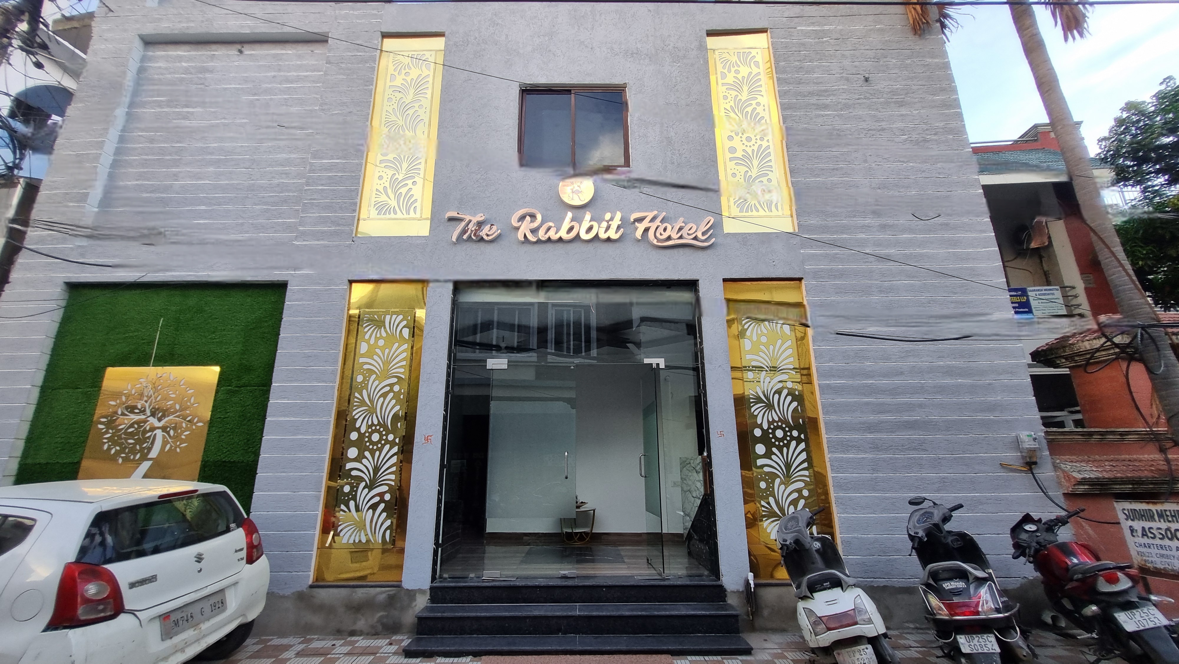 The Rabbit Hotel 𝗕𝗢𝗢𝗞 Bareilly Hotel