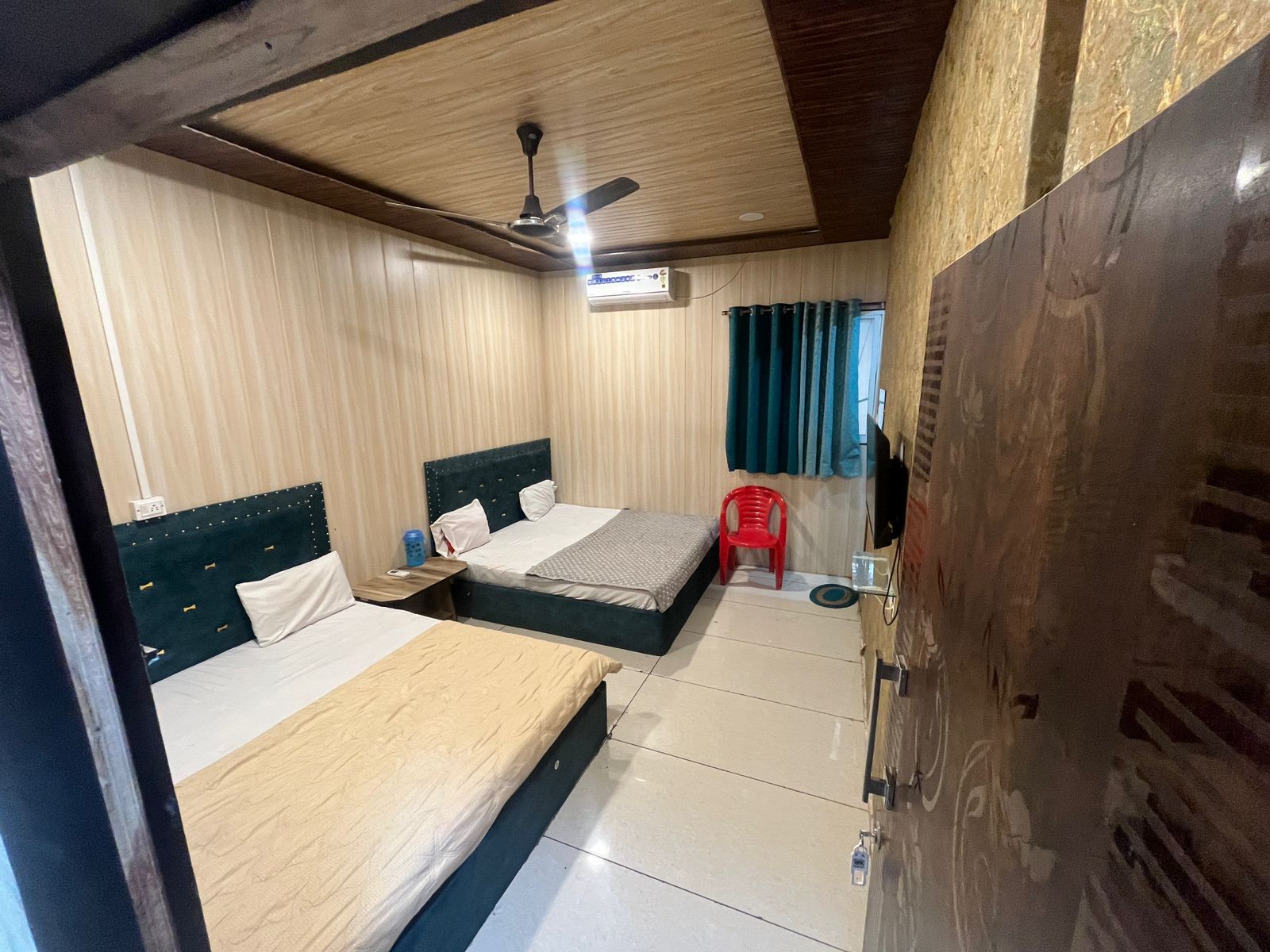Mahakal Ramashray Yatri Niwas Hotel Ujjain - Reviews, Photos & Offer