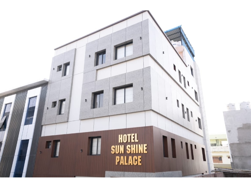 Hotel Sunshine Palace 𝗕𝗢𝗢𝗞 Varanasi Hotel