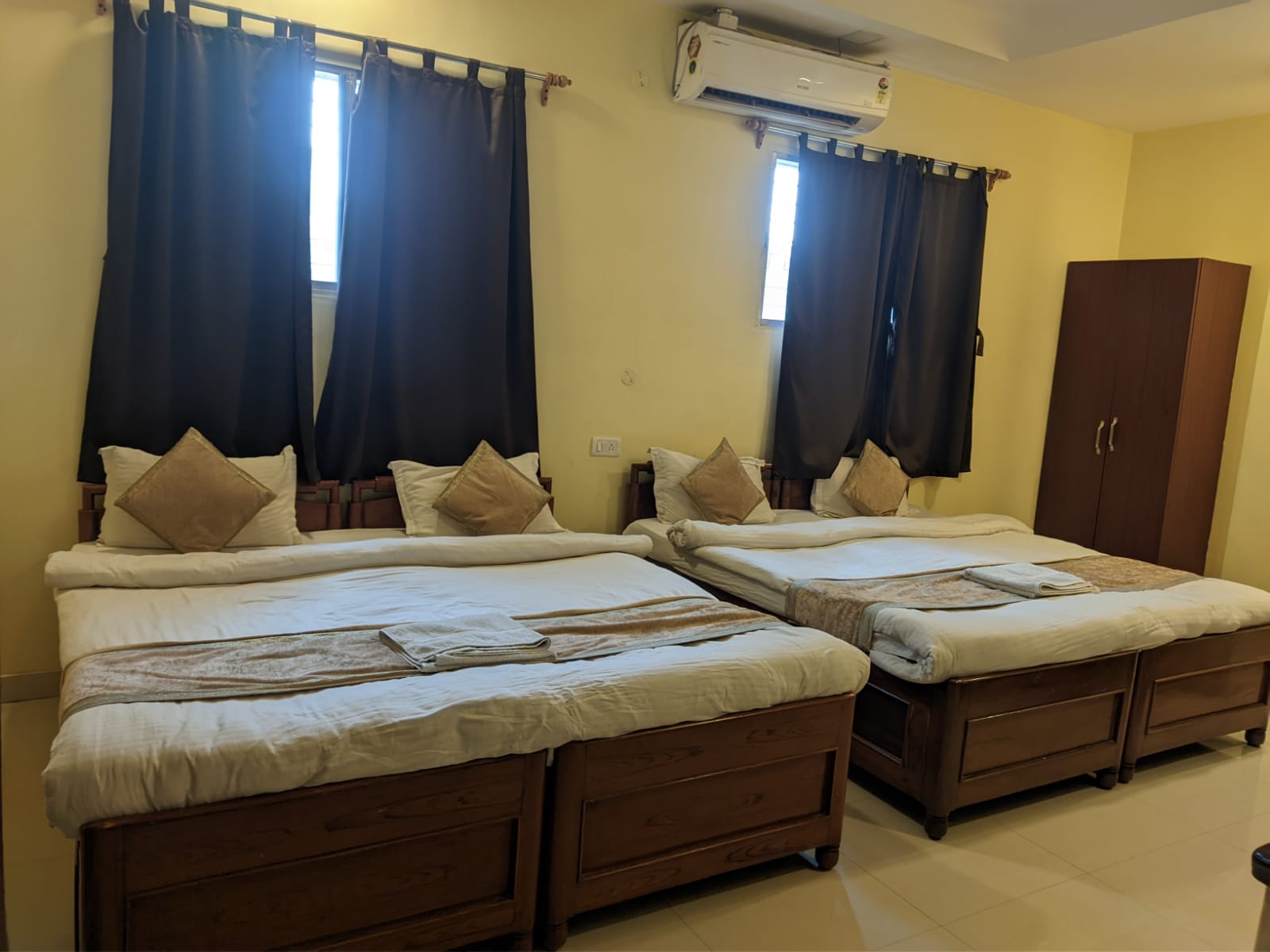SONA HOTEL 𝗕𝗢𝗢𝗞 Dumka Hotel