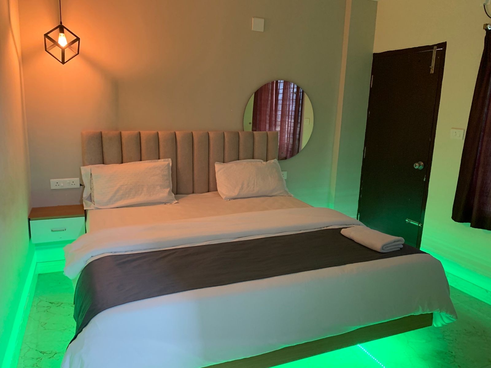 Atithi Darbar 𝗕𝗢𝗢𝗞 Bhubaneshwar Hotel