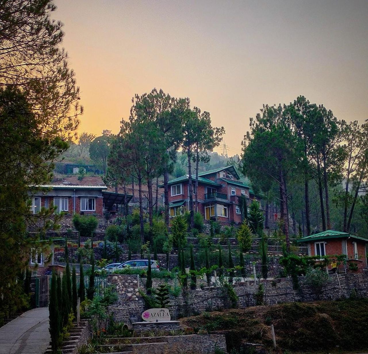 Azalea 𝗕𝗢𝗢𝗞 Tehri Resort