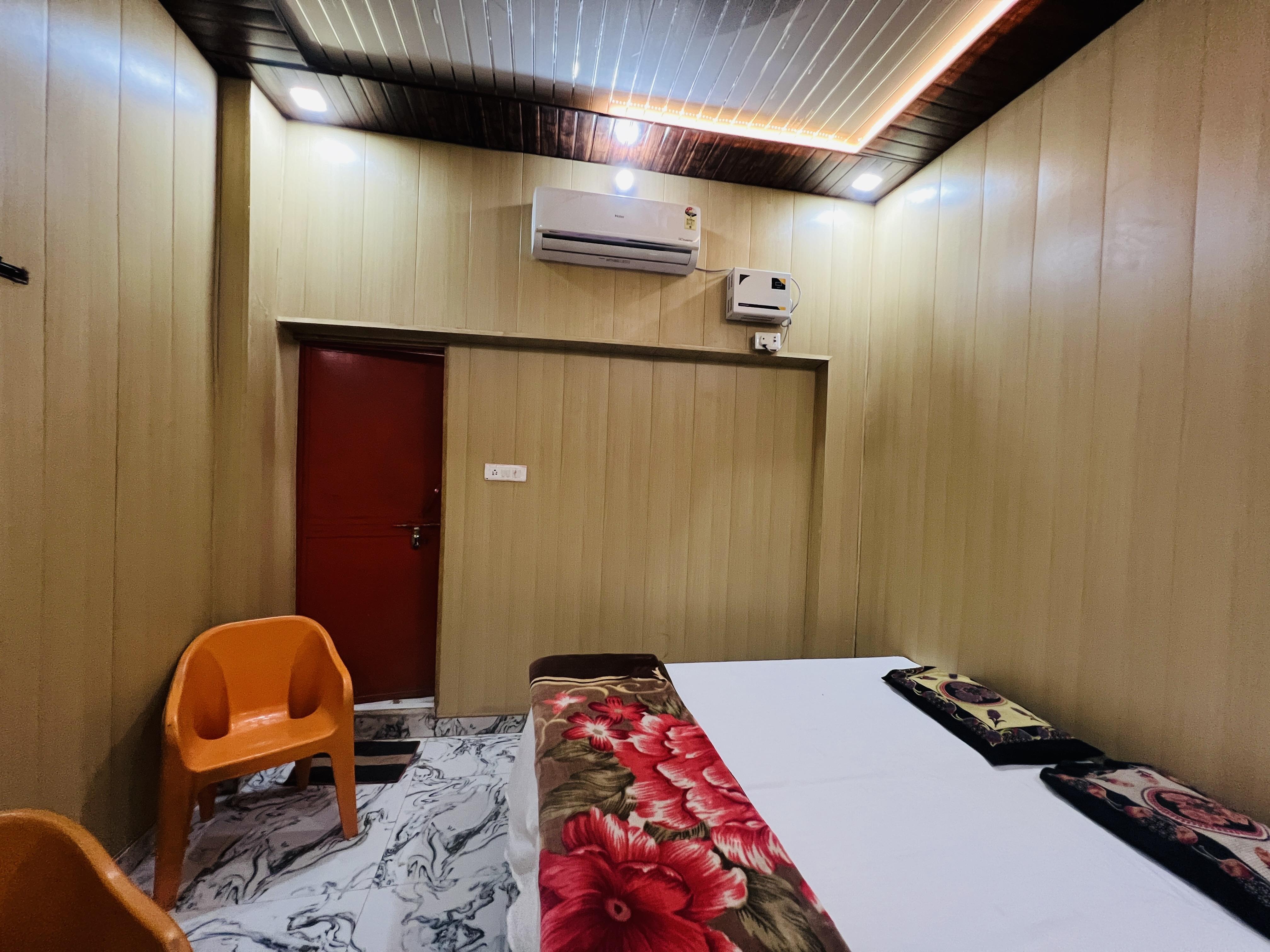 Shreenathji haveli 𝗕𝗢𝗢𝗞 Misrikh Cottage