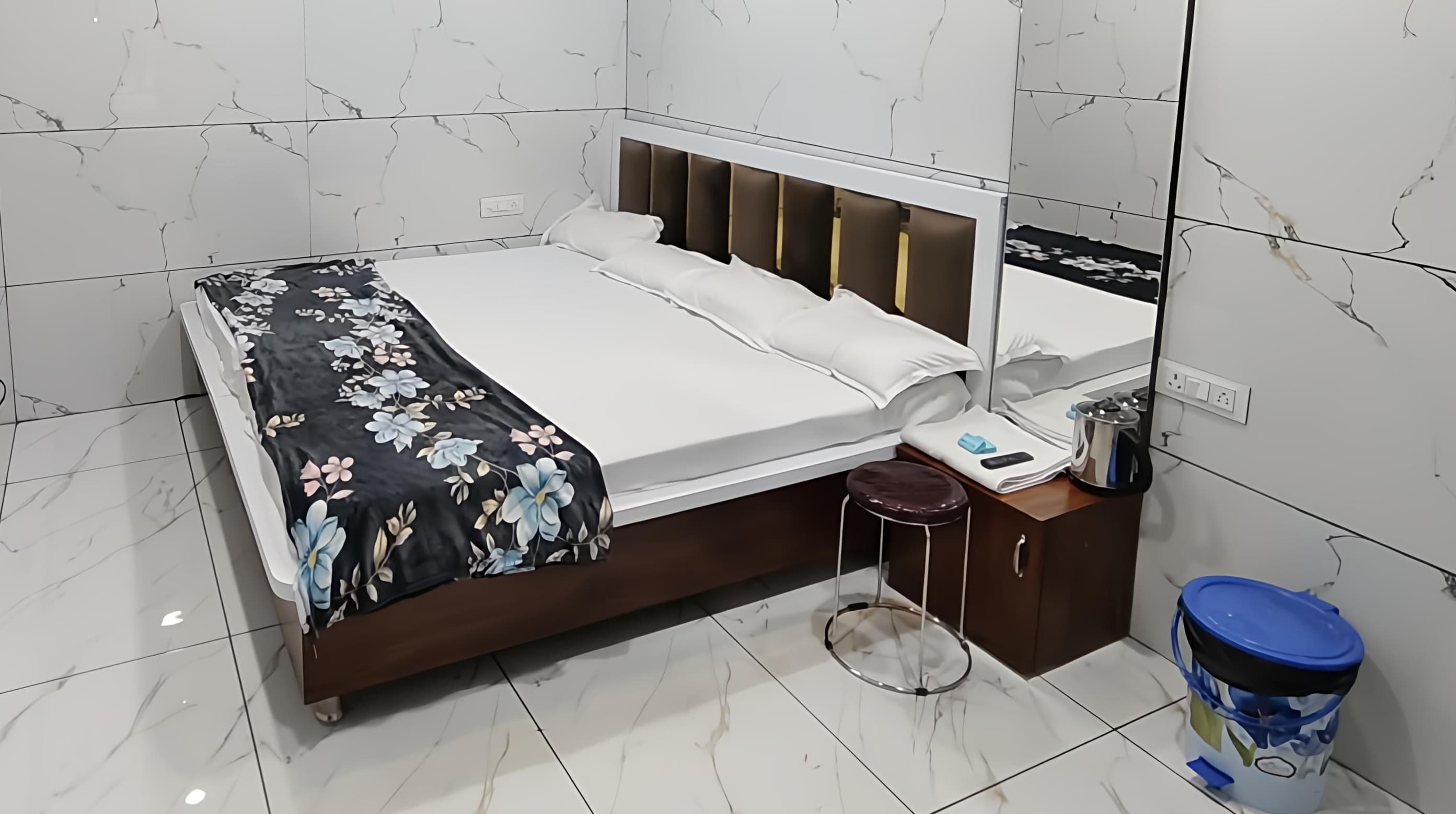 Hotel Divya Darshan.. Ujjain - Reviews, Photos & Offer