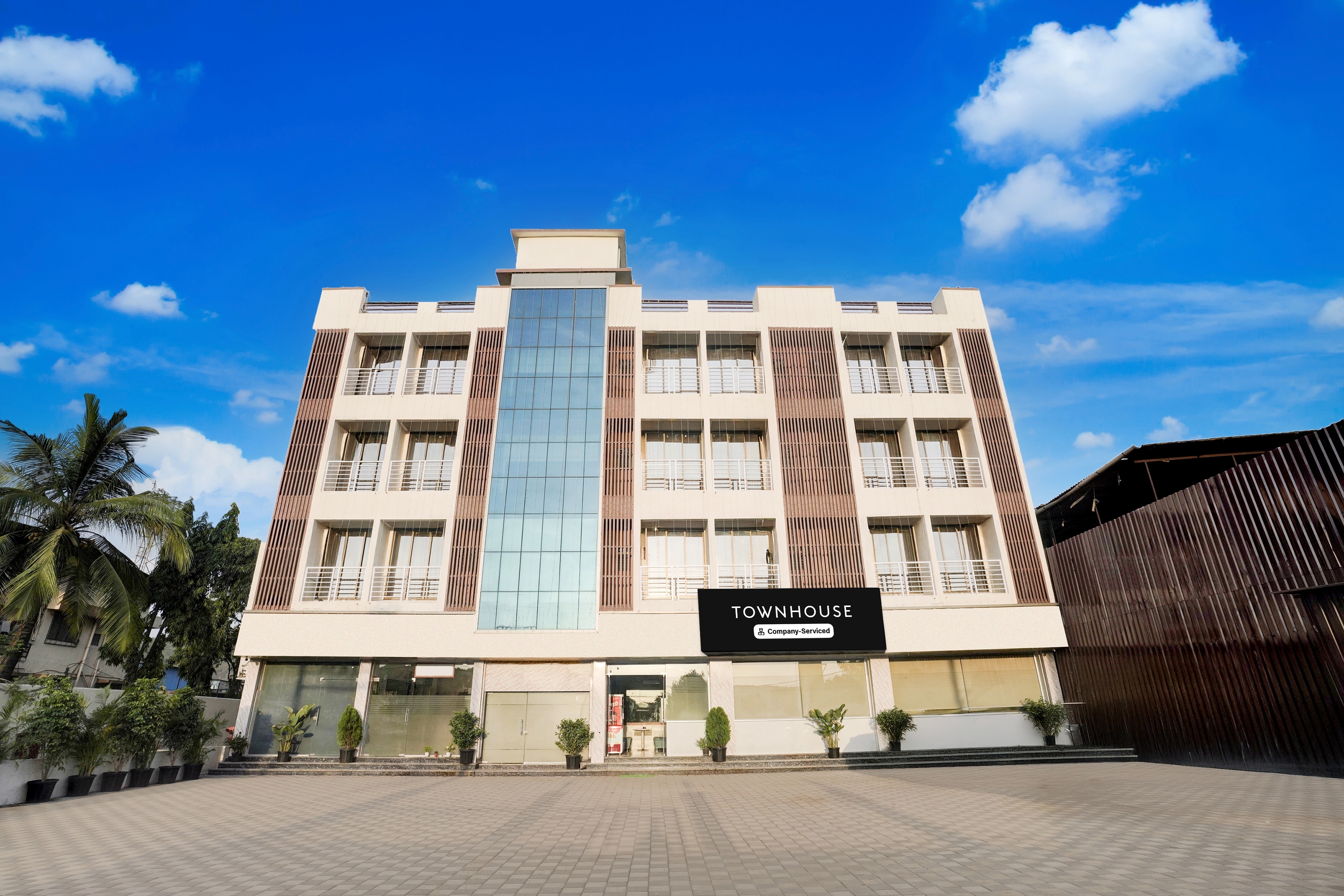 Super Townhouse Vasai Express Highway Formerly Majestic Inn 𝗕𝗢𝗢𝗞 Thane ...