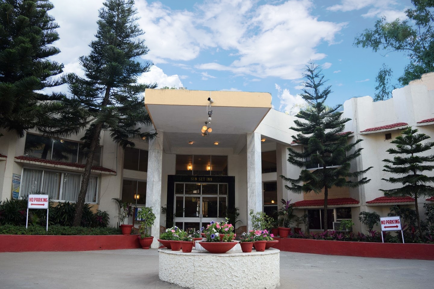 Hotel Sunset Inn Mount Abu with swimming pool Mount Abu - Reviews ...