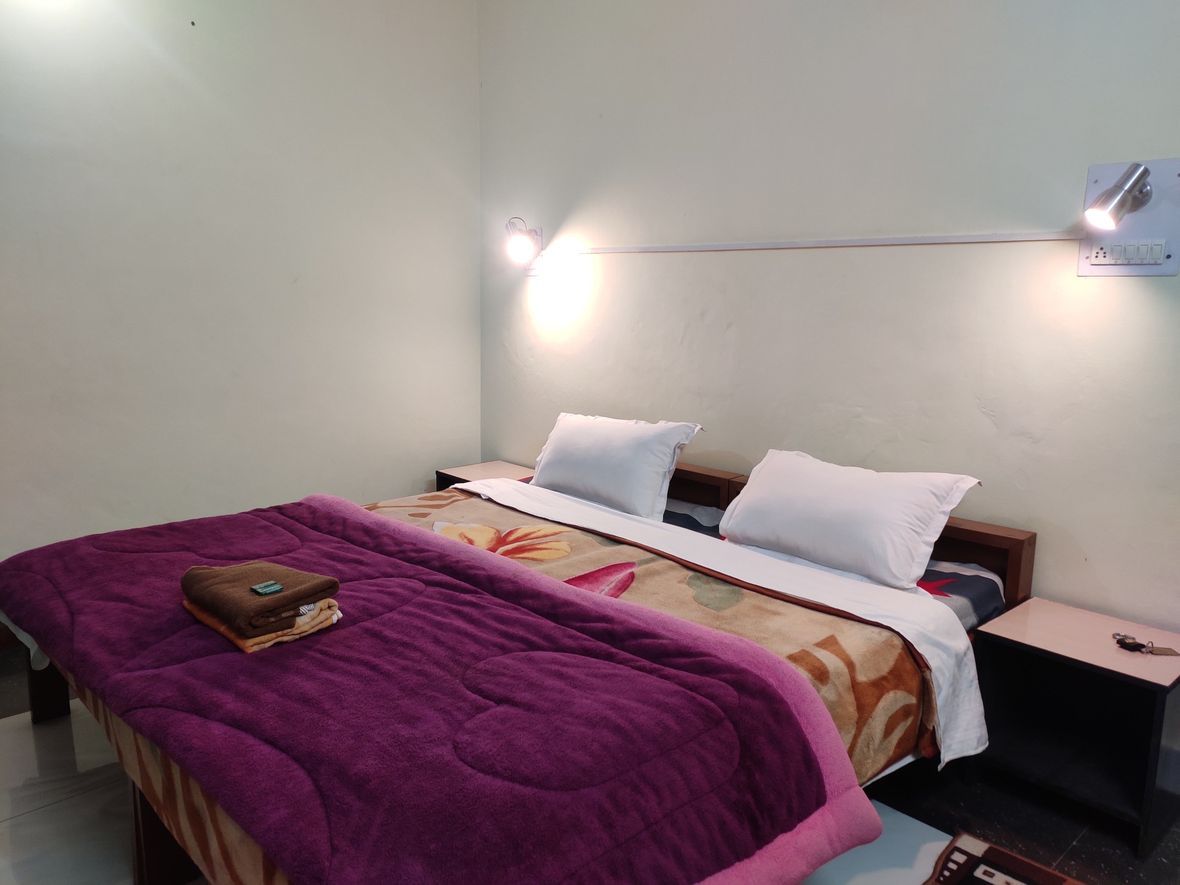 Shree Guest House 𝗕𝗢𝗢𝗞 Dharamshala Guest House