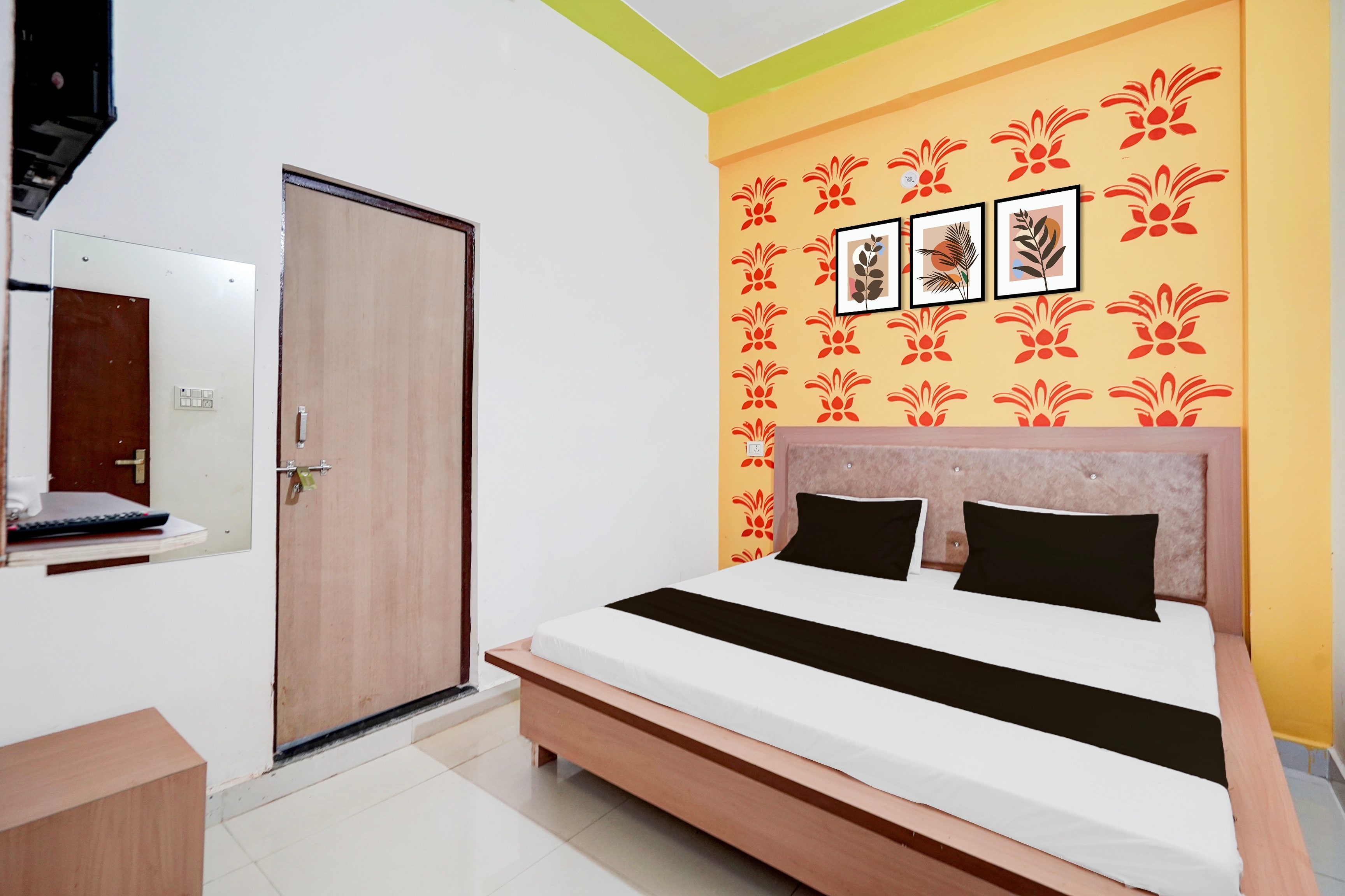 Hotel O BN Palace & Restaurant 𝗕𝗢𝗢𝗞 Agra Hotel