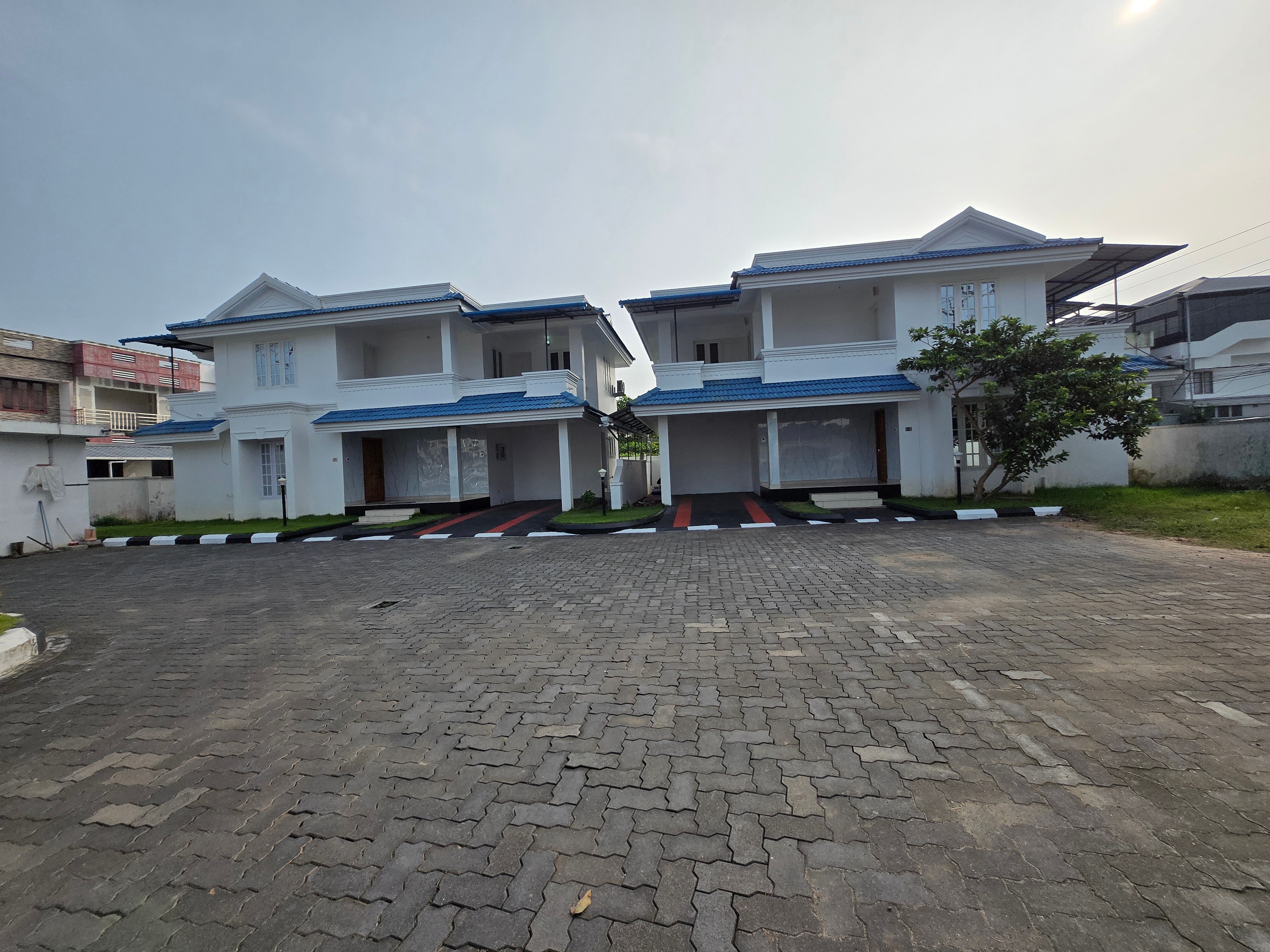 3 BHK Fully Furnished Gated Villa 2 Zenaura Casa 𝗕𝗢𝗢𝗞 Cochin Villa