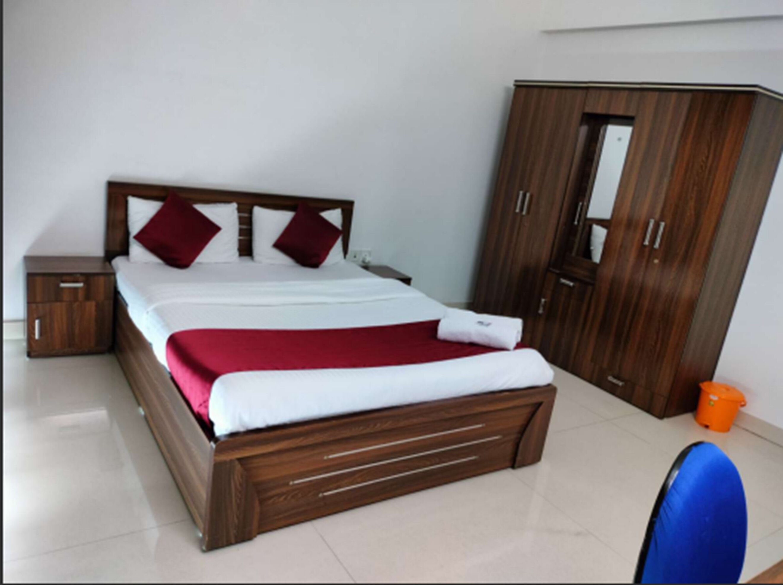 Bajaj Guest House Aspire Tower 𝗕𝗢𝗢𝗞 Pune Apartment