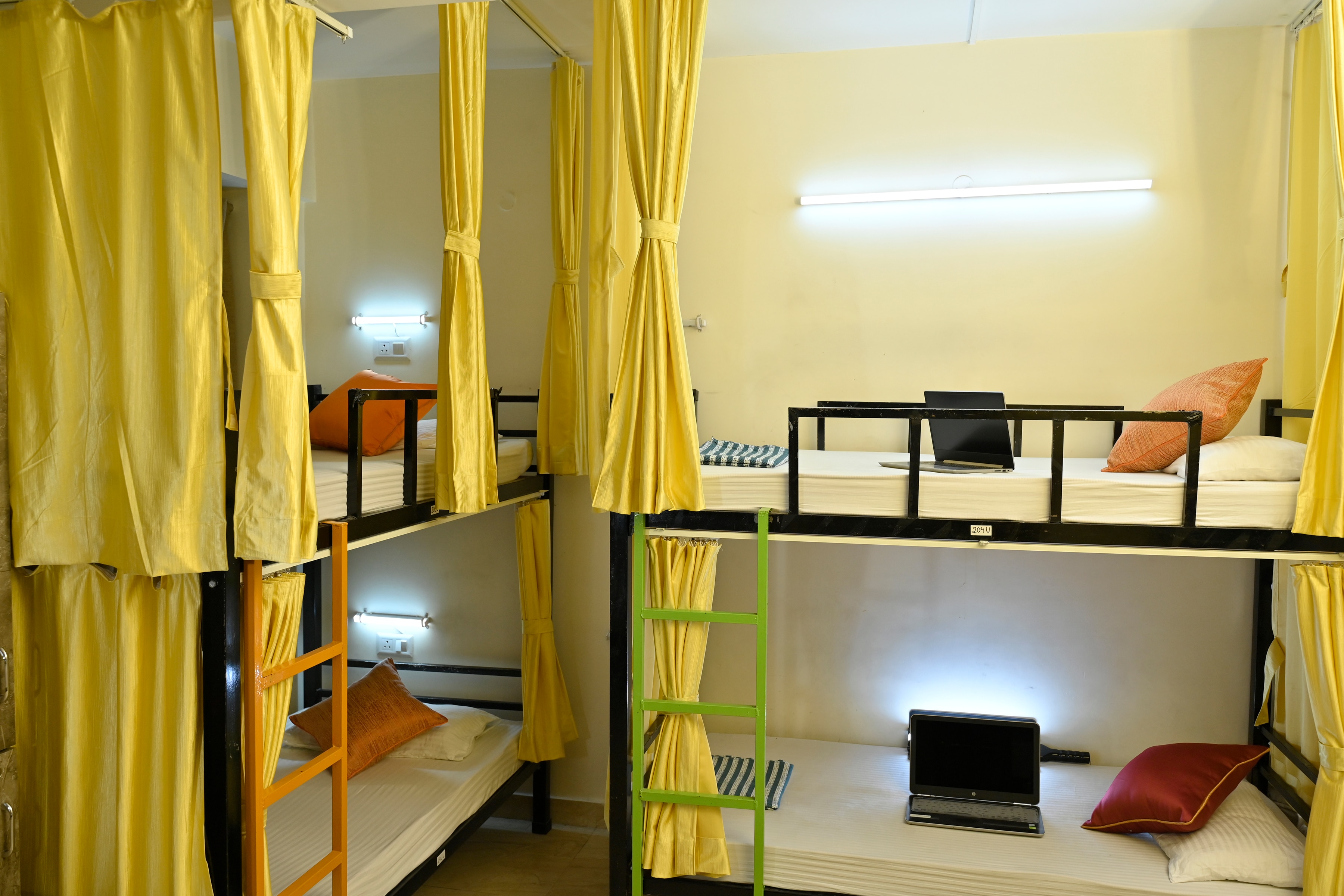 City Central Hostel, Kolkata 𝗕𝗢𝗢𝗞 Kolkata Hostel