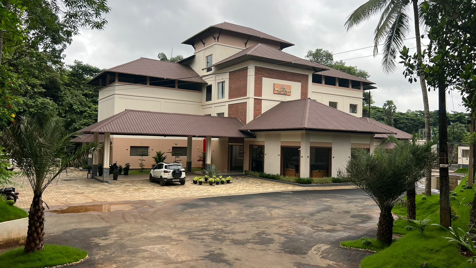 VALLUVANAD RESIDENCY 𝗕𝗢𝗢𝗞 Perinthalmanna Hotel