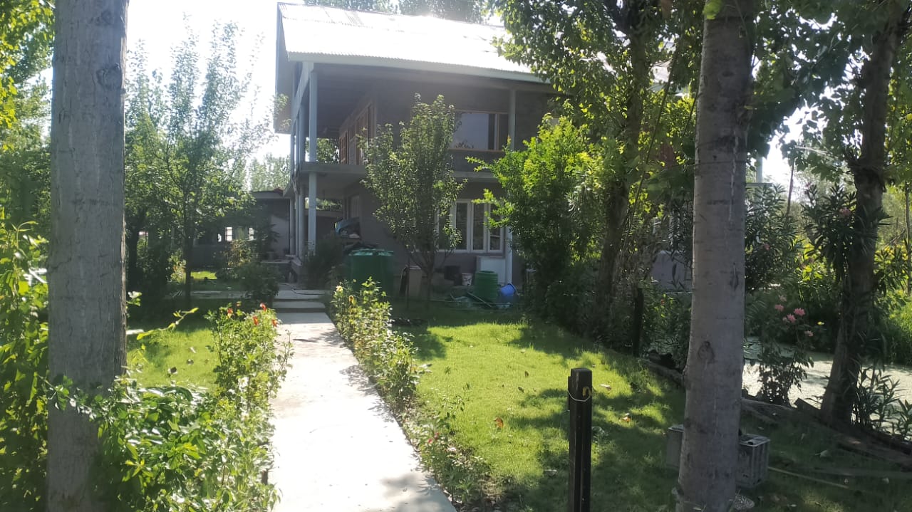 Jalla's Residence 𝗕𝗢𝗢𝗞 Srinagar Homestay