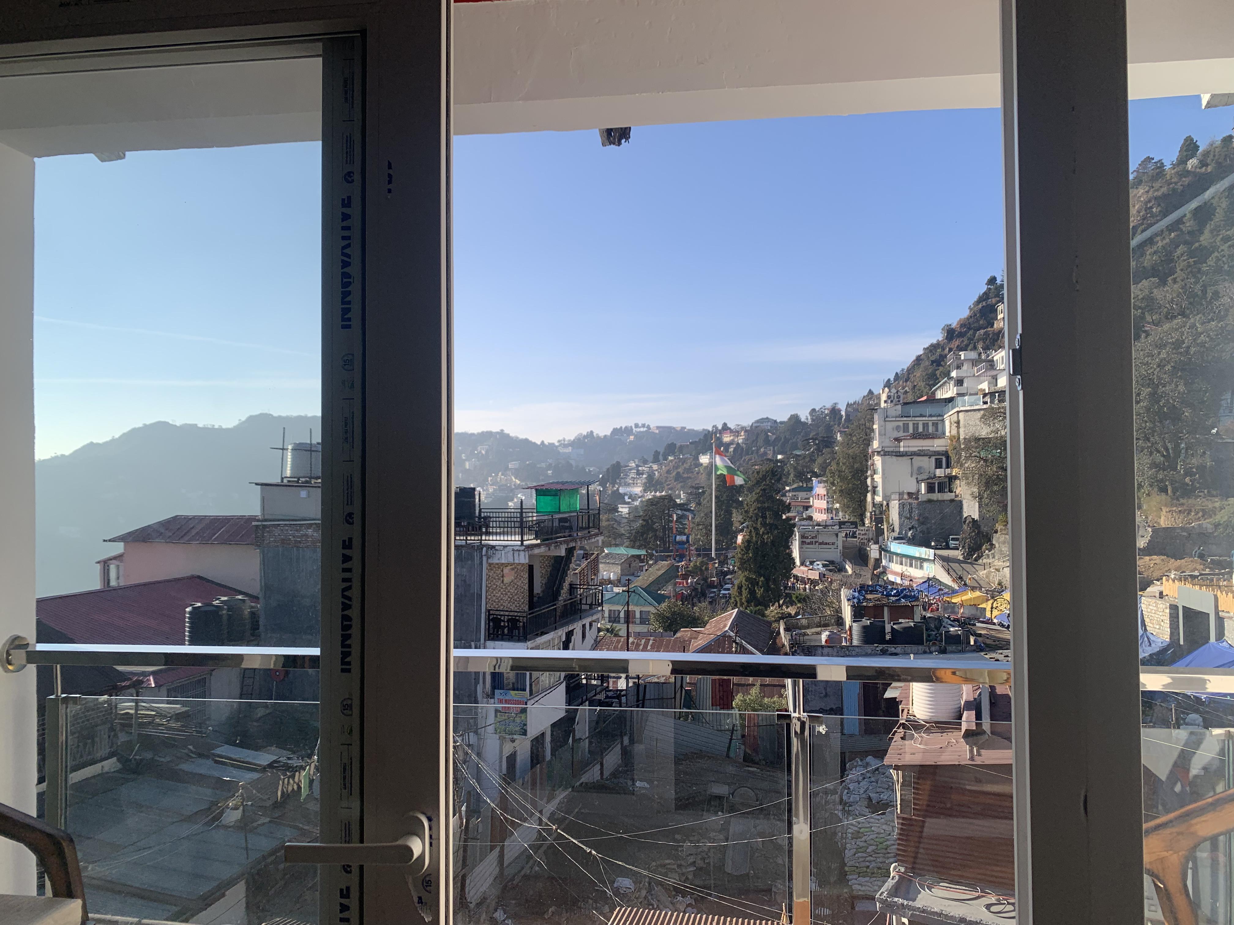 Rock Stone 𝗕𝗢𝗢𝗞 Mussoorie Hotel