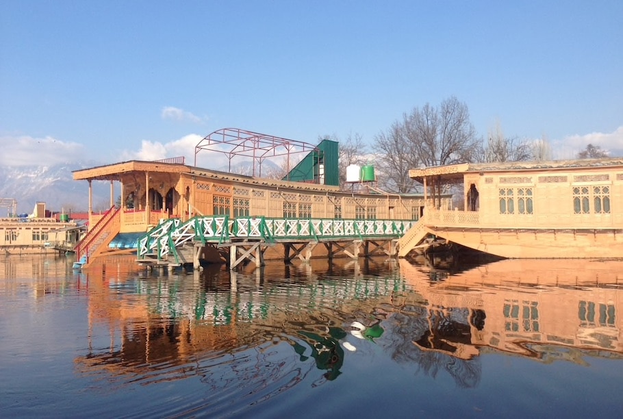 Nageen Castle Group of Houseboats 𝗕𝗢𝗢𝗞 Srinagar Houseboat