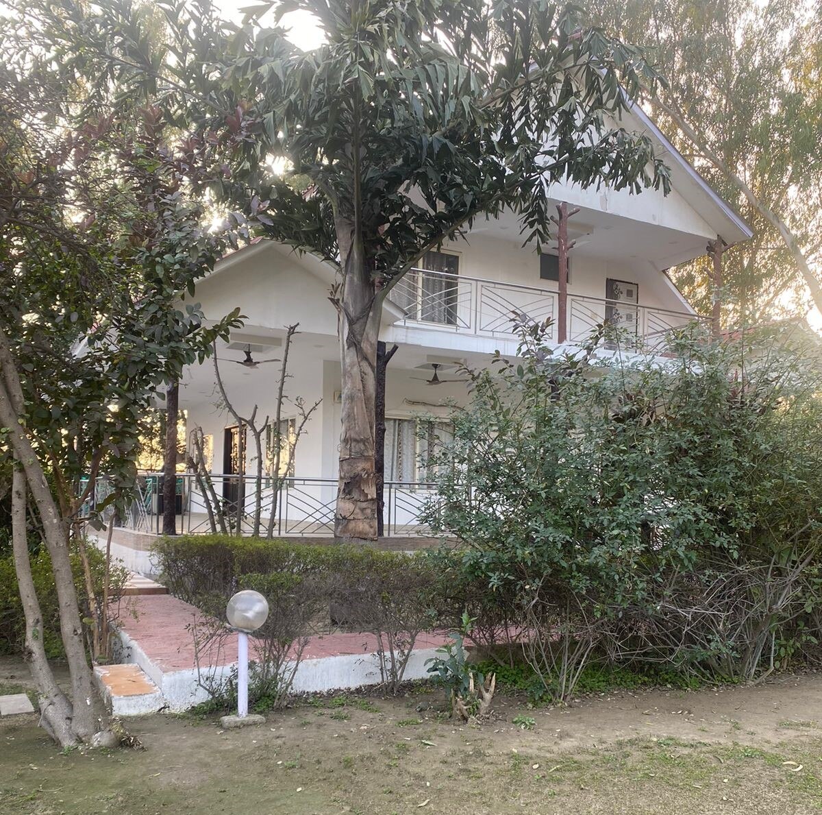 Green View Resort by GRB 헕헢헢헞 Noida Cottage