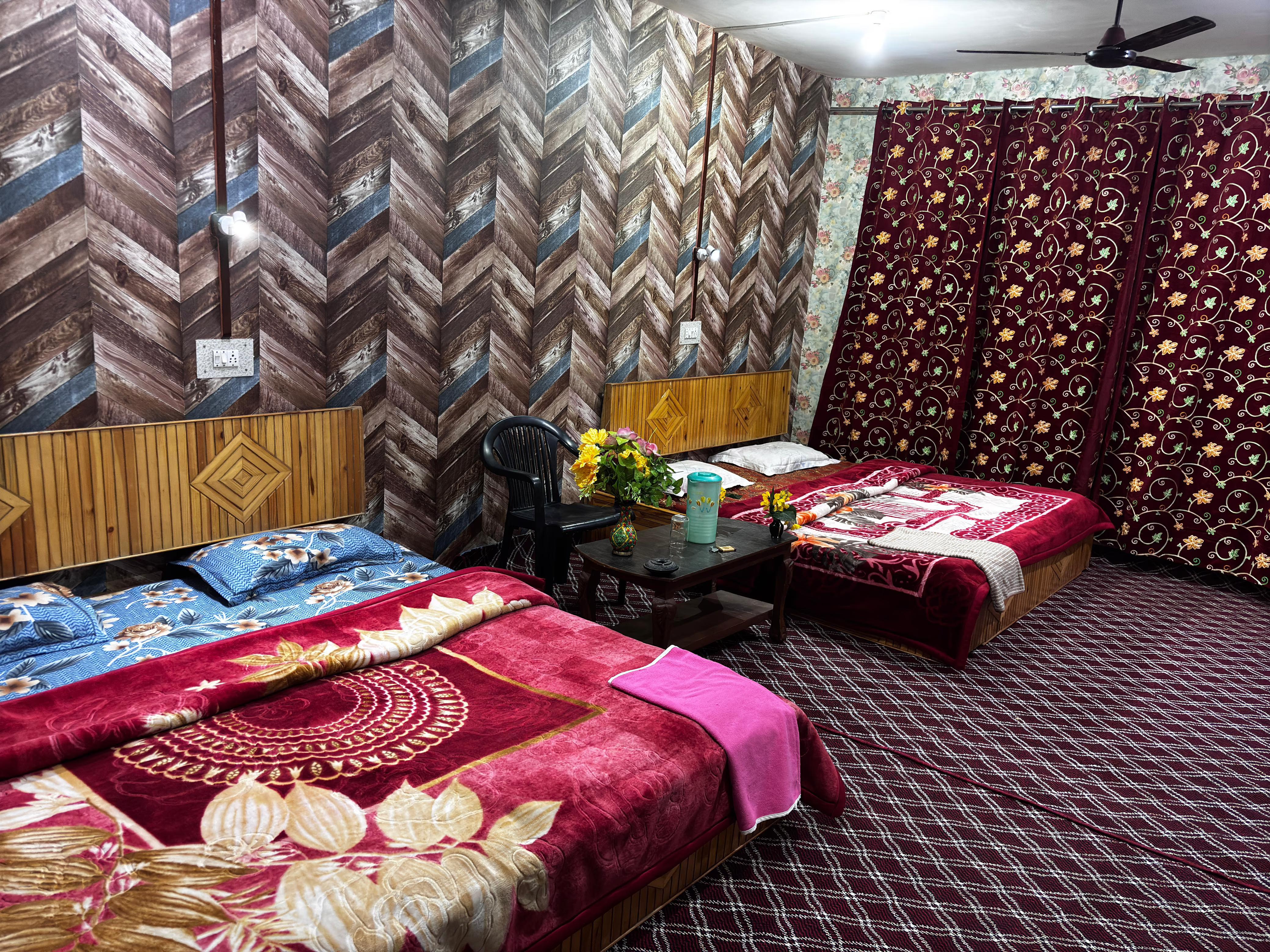 Aziz Guest House | Near Dal Lake Srinagar - Reviews, Photos & Offer