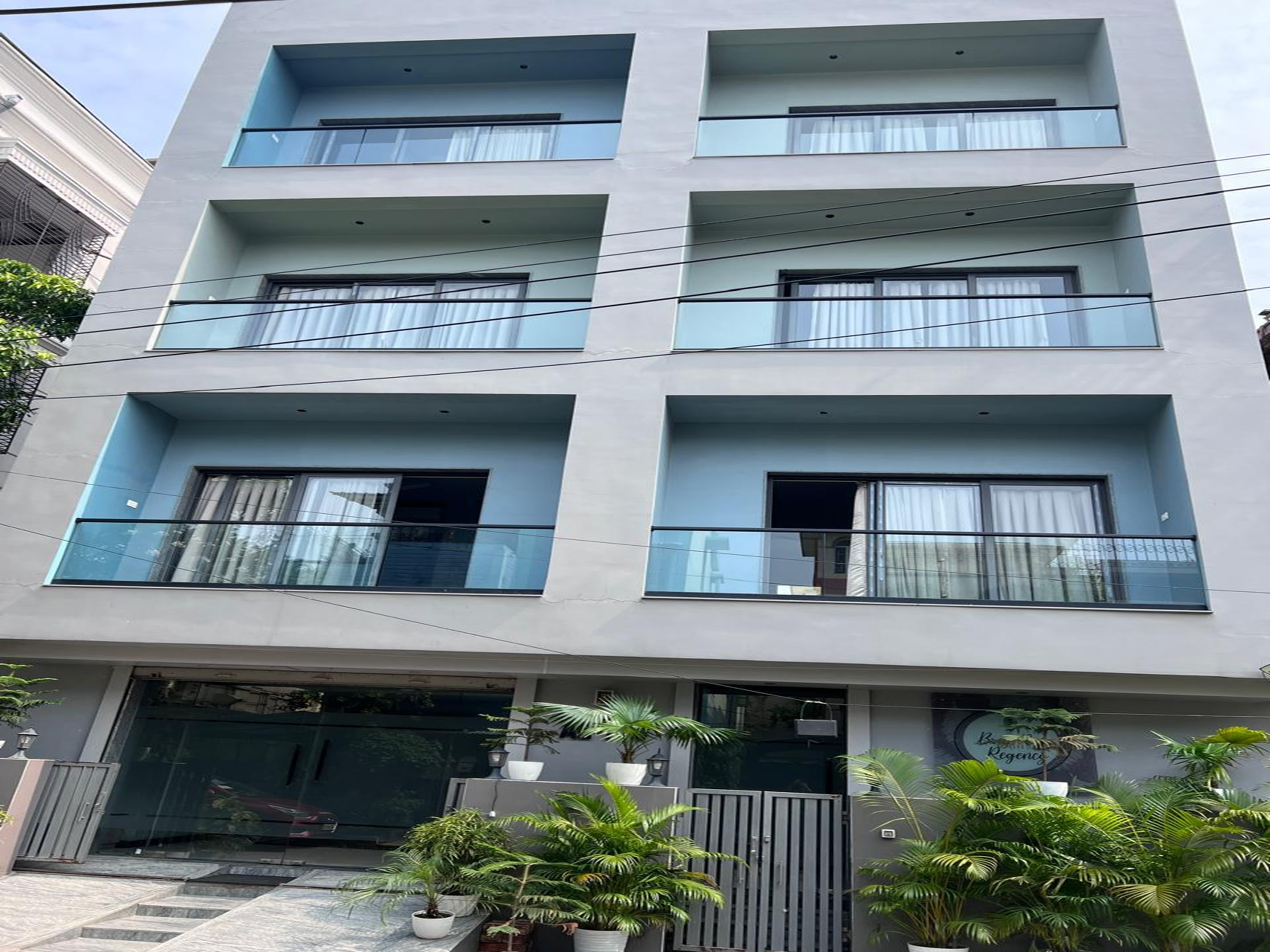 Braj Raj Regency 𝗕𝗢𝗢𝗞 Kolkata Hotel