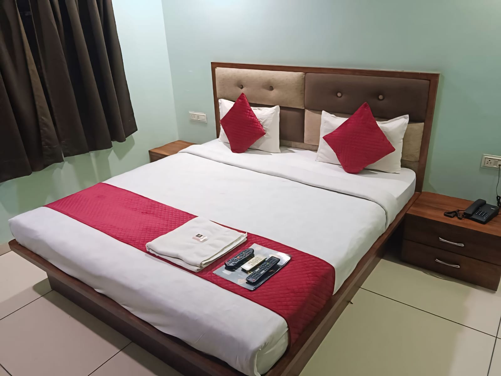 HOTEL JAY SHREE PALACE 𝗕𝗢𝗢𝗞 Indore Hotel