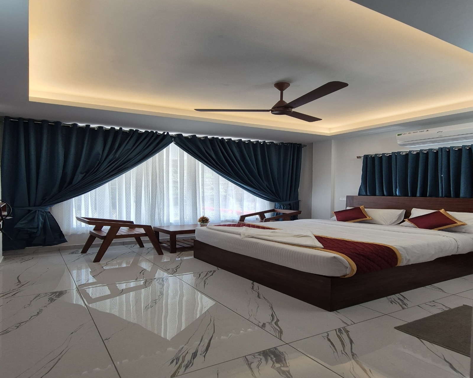 Rooms of Emza Suites - Hotel in Cochin