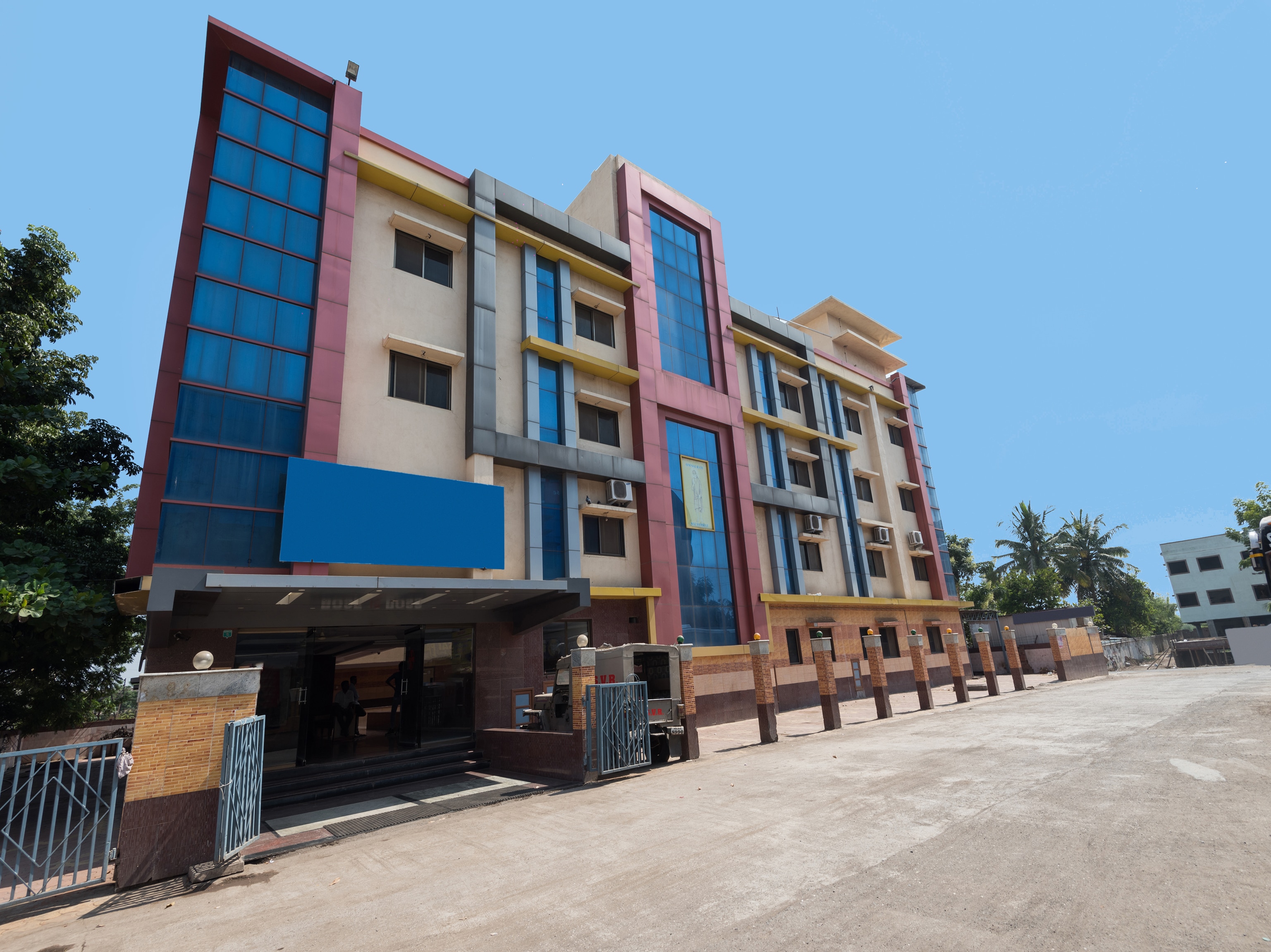 Hotel Sai Samrat 𝗕𝗢𝗢𝗞 Shirdi Hotel
