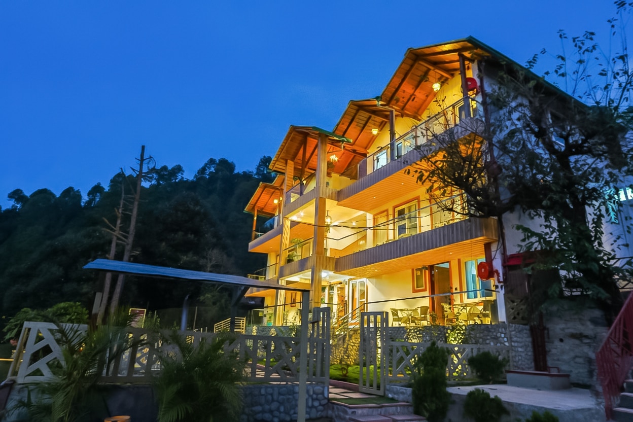 The Hoften Snowia Luxury Stay, Mukteshwar (Near Bhalugarh Waterfall ...