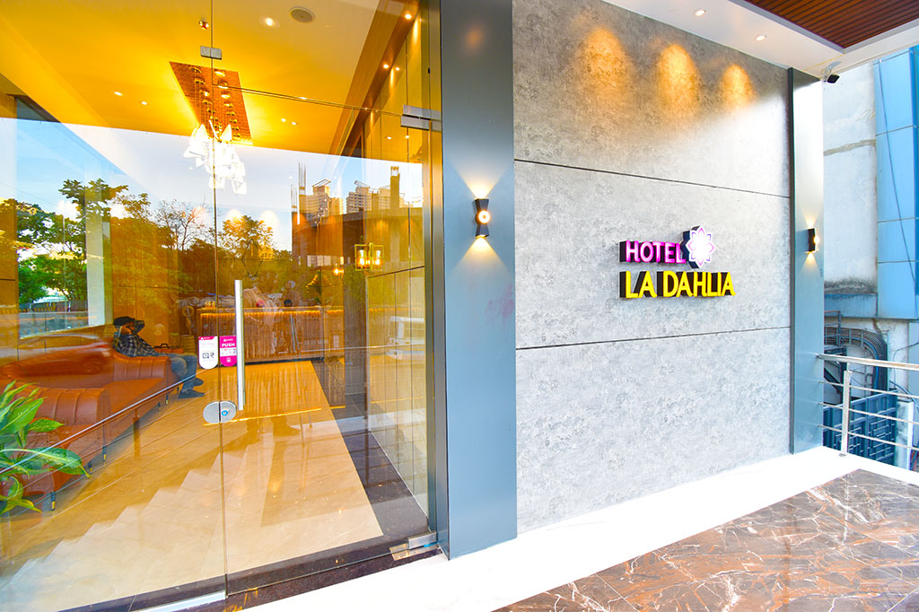 Hotel La Dahlia 𝗕𝗢𝗢𝗞 Thane Hotel