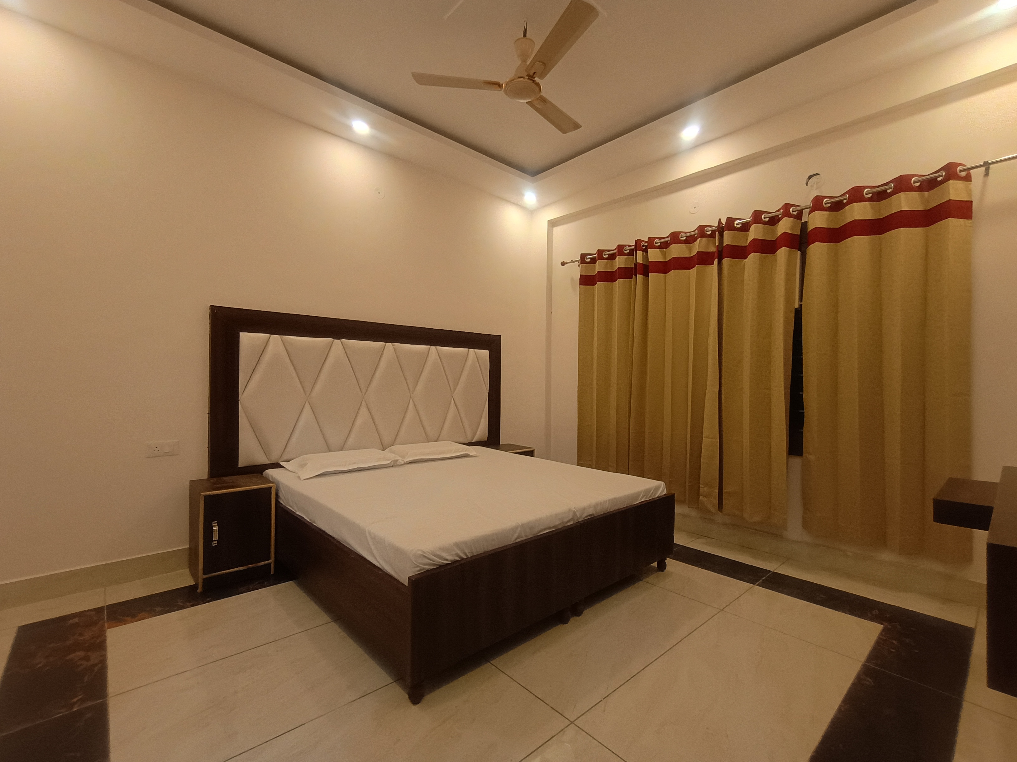 Hotel Majestic 𝗕𝗢𝗢𝗞 Roorkee Hotel