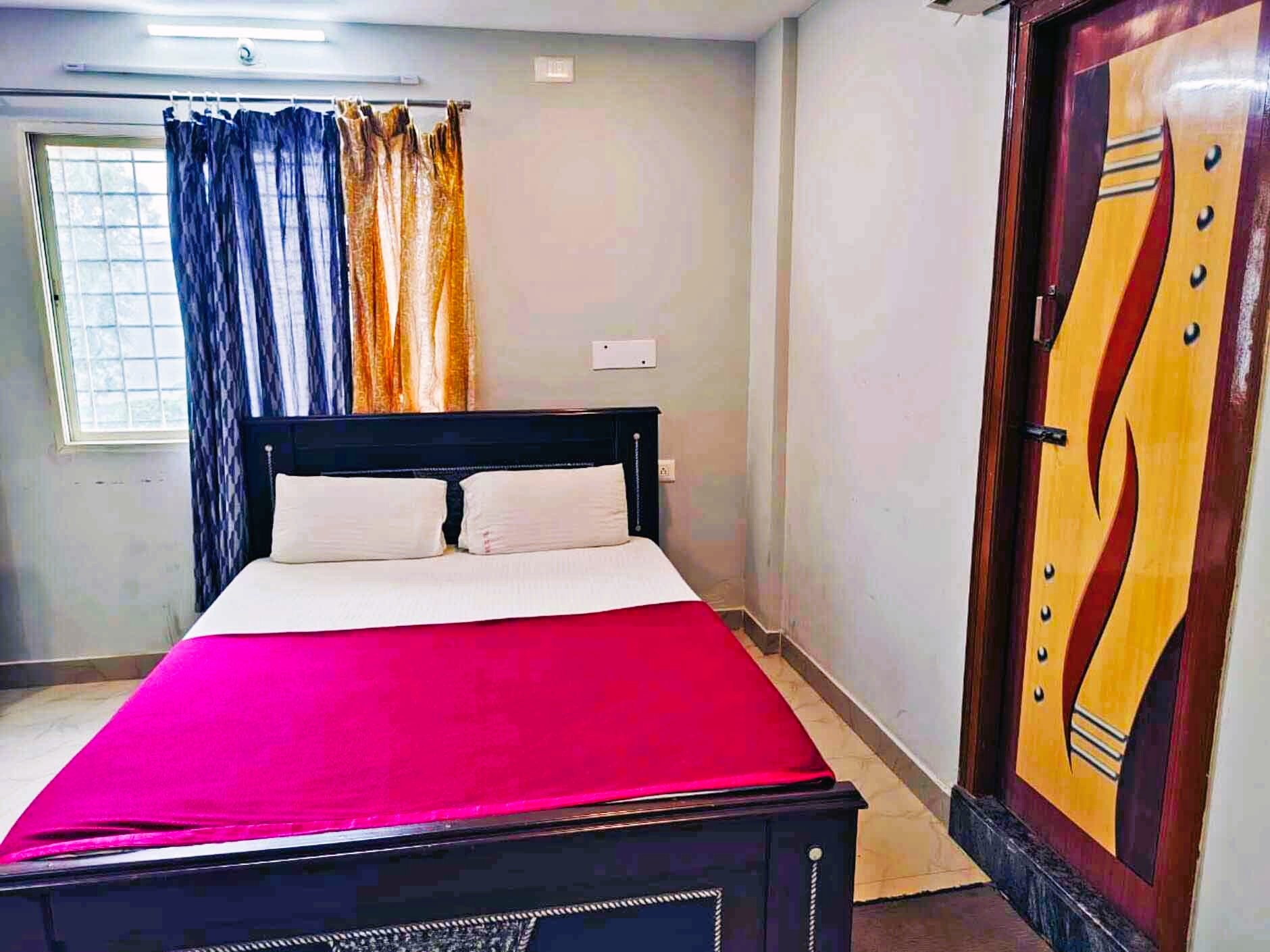 Rooms of MSR Lodging and Boarding - Lodge in Bangalore