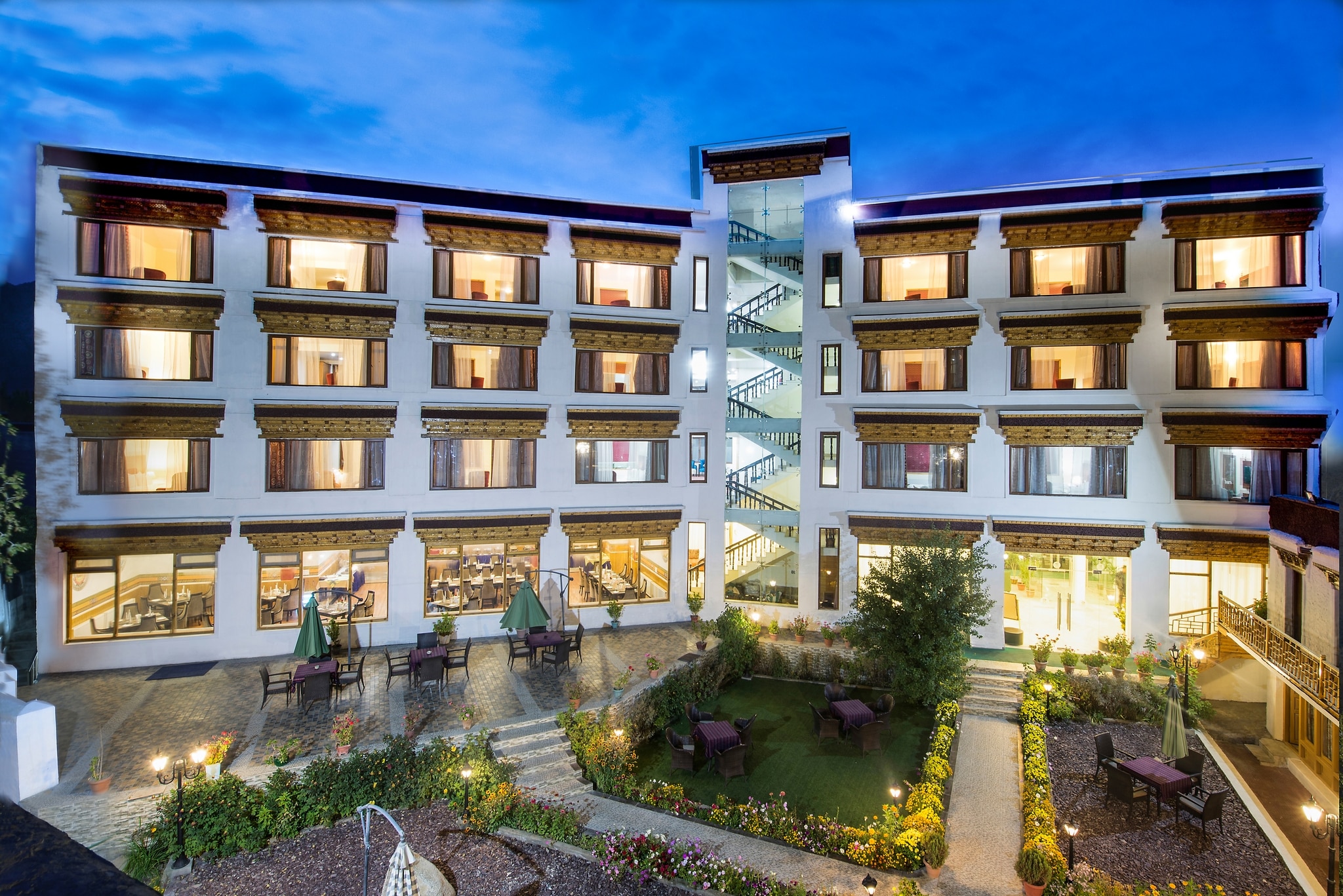 Singge Palace Hotel 𝗕𝗢𝗢𝗞 Leh Hotel