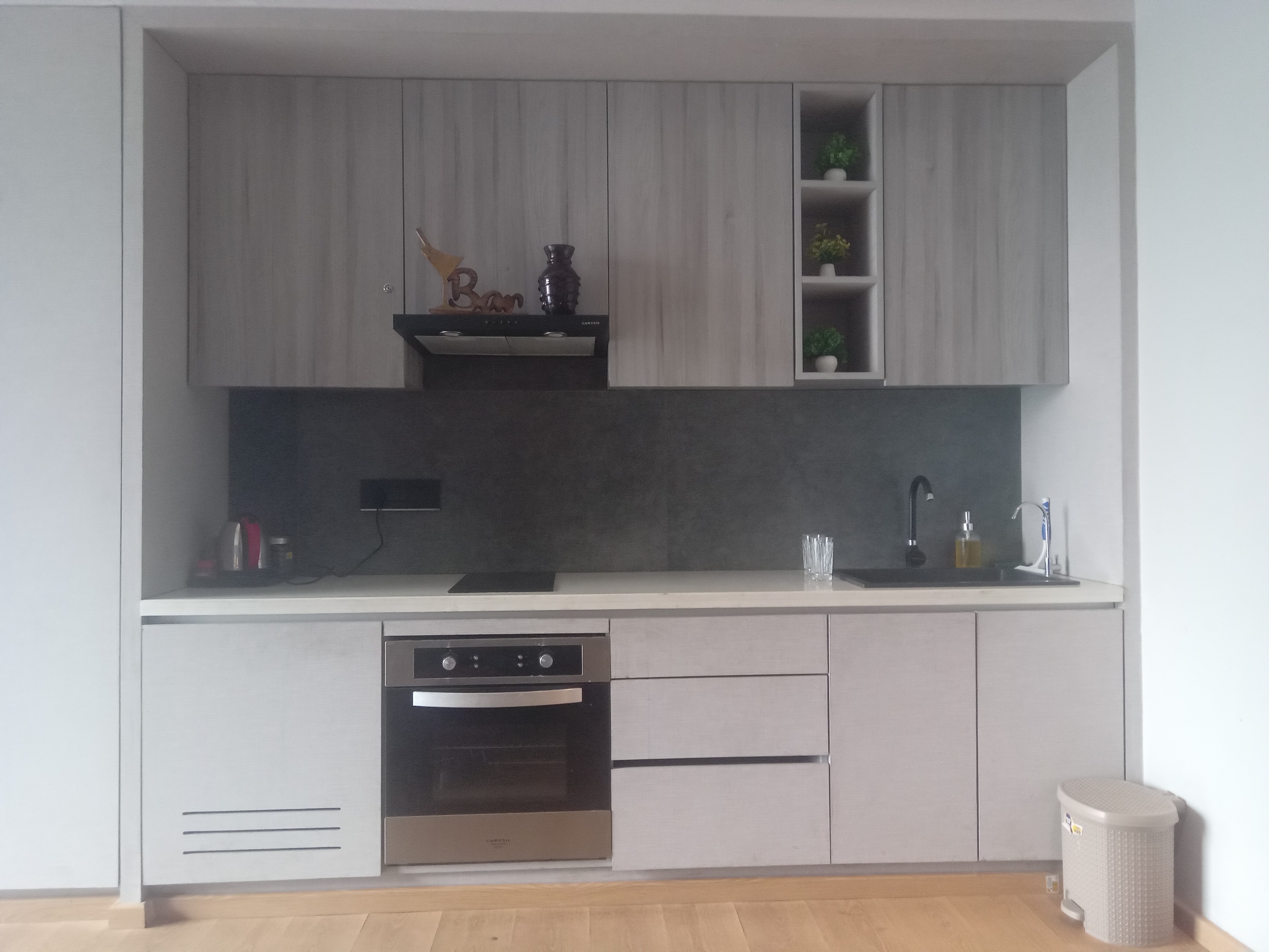 Sky high nest 𝗕𝗢𝗢𝗞 Greater Noida Homestay