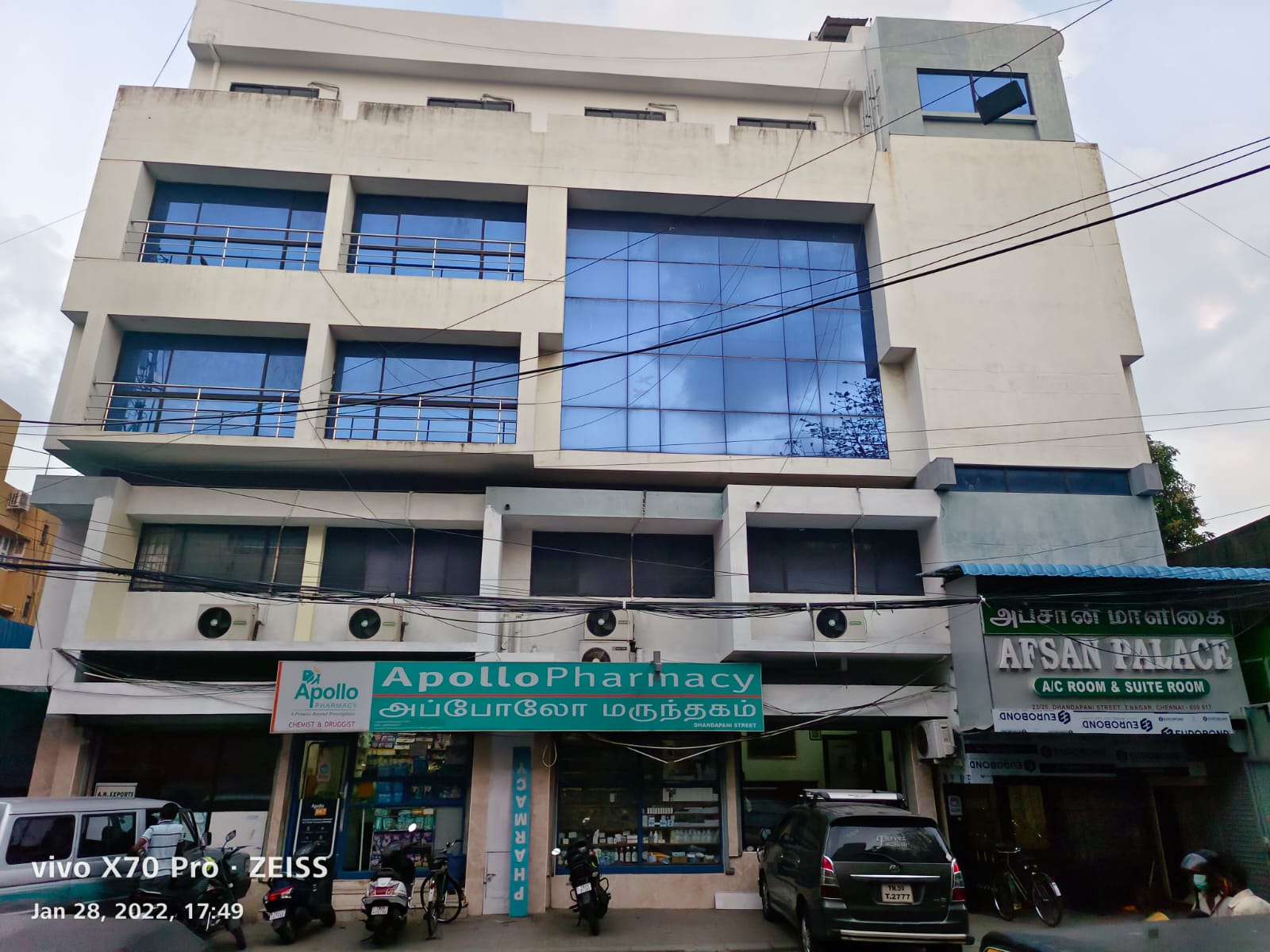 ZAARA PALACE 𝗕𝗢𝗢𝗞 Chennai Hotel