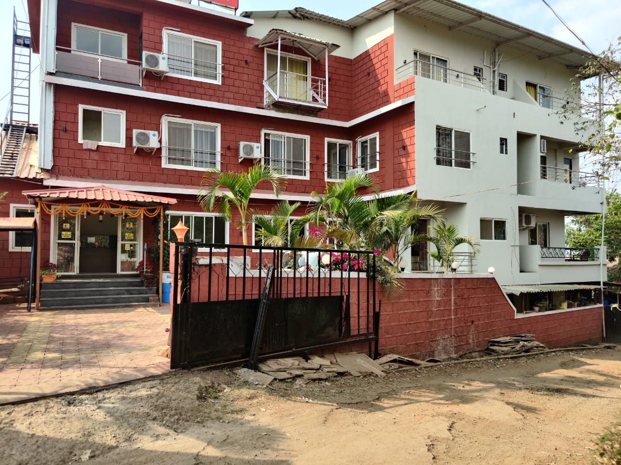 Hotel Nisarg 𝗕𝗢𝗢𝗞 Mahabaleshwar Hotel