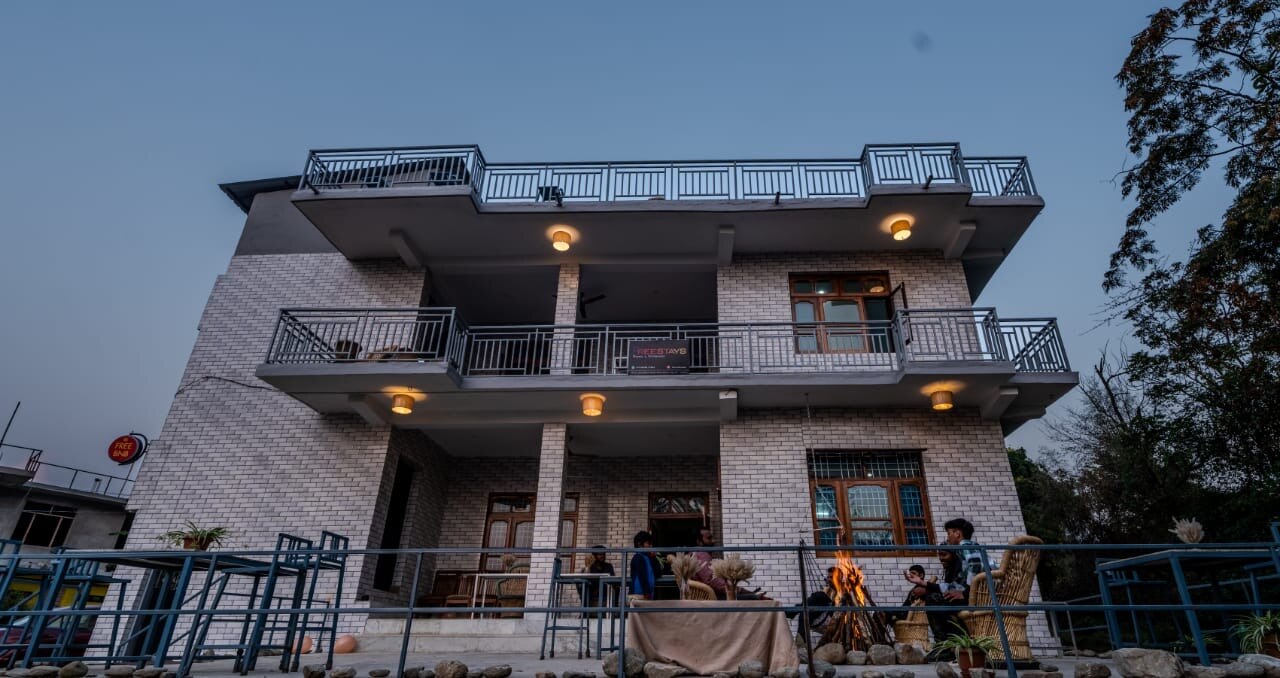 Freestays | Studio and Apartments | Bir 𝗕𝗢𝗢𝗞 Bir Billing Apartment