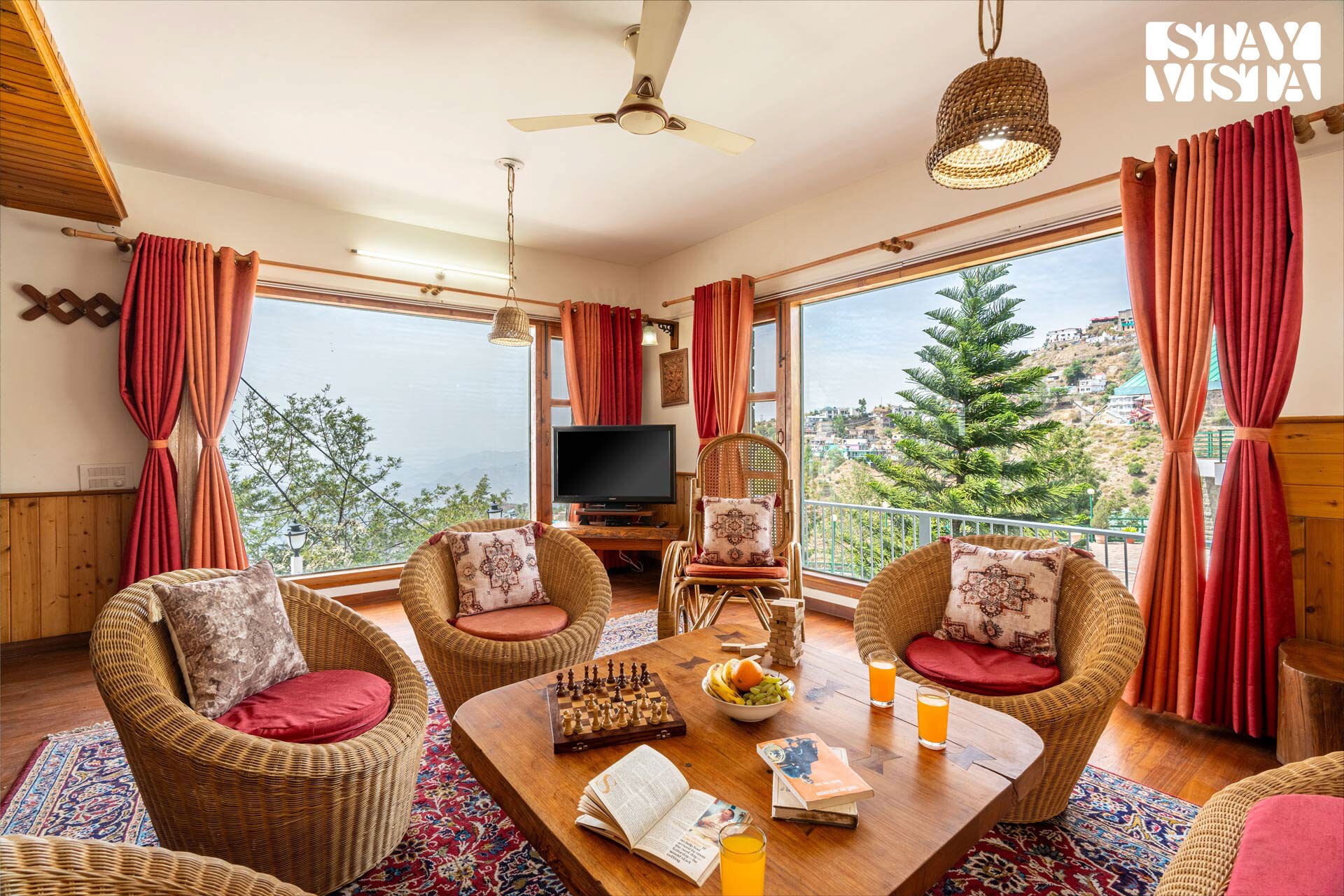 StayVista at Emberlight @The Rustic Retreat 𝗕𝗢𝗢𝗞 Kasauli Villa