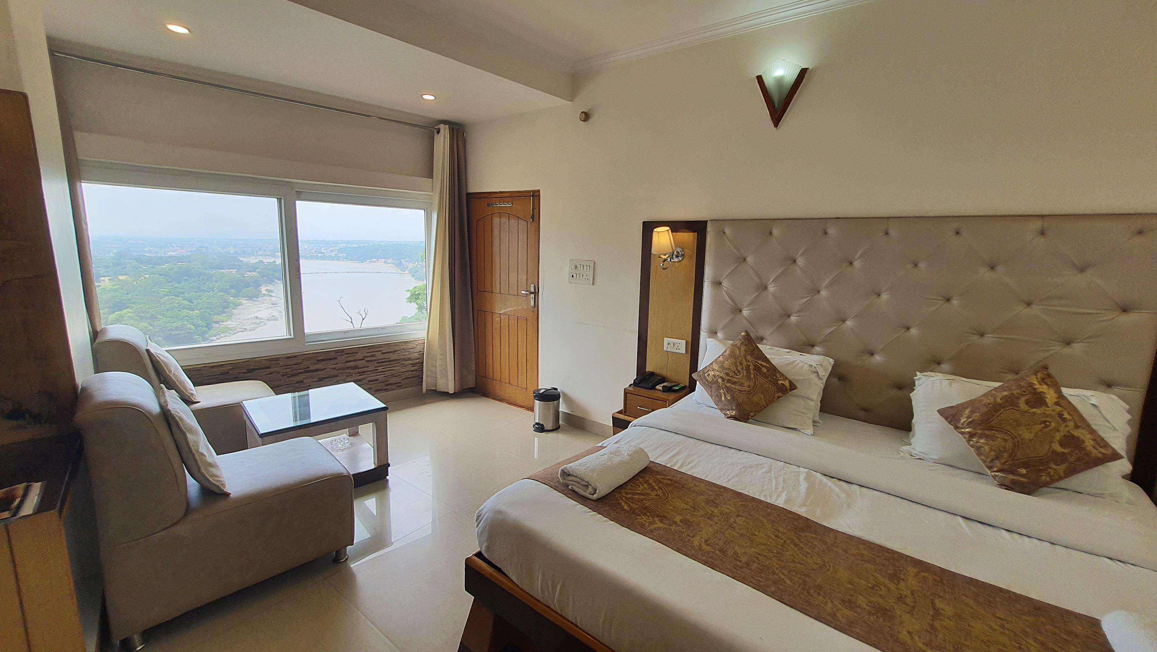 Hotel Ganesha Inn with (Ganga View Rooms) 𝗕𝗢𝗢𝗞 Rishikesh Hotel