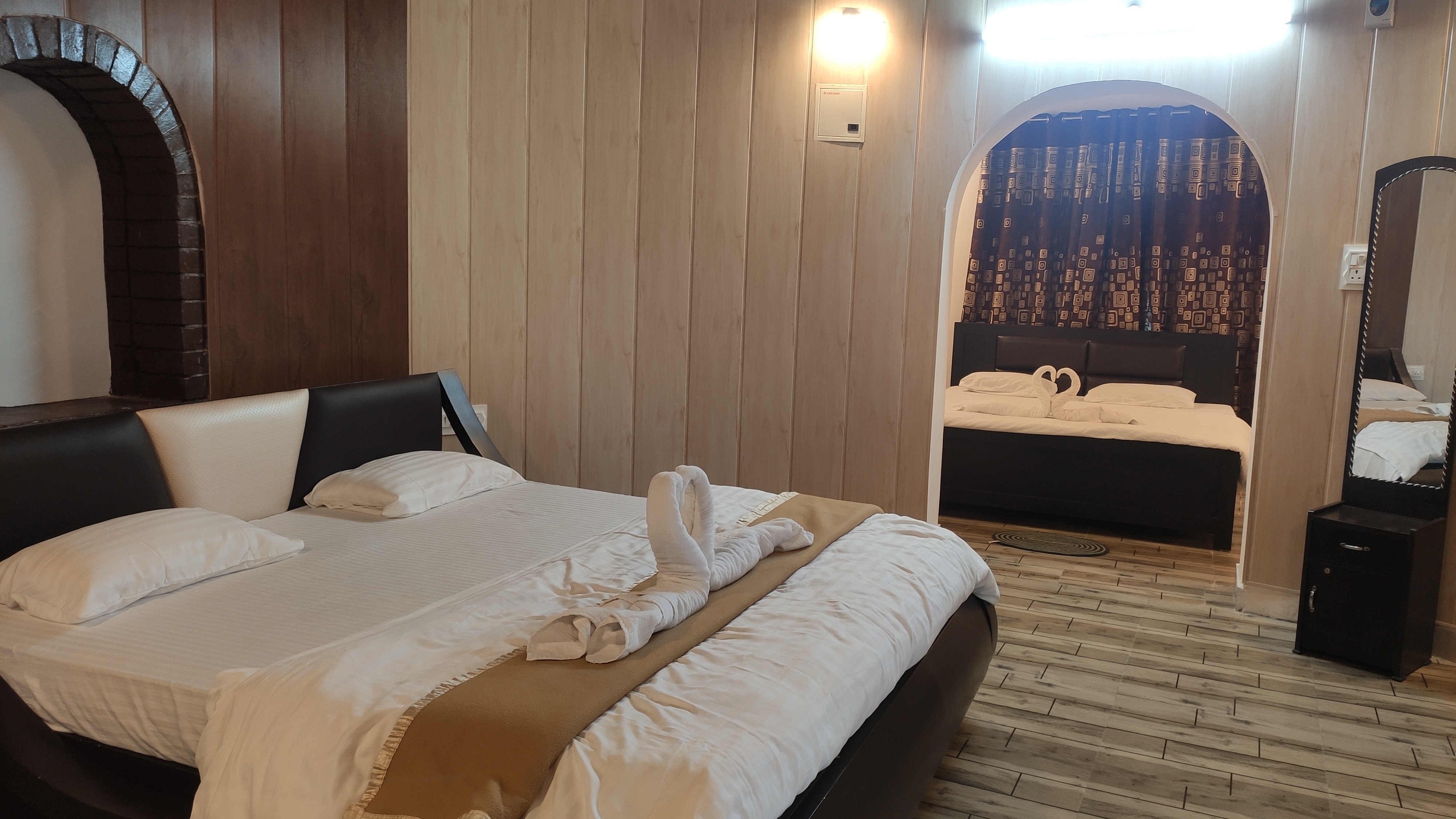 The Grand Gopala 𝗕𝗢𝗢𝗞 Jabalpur Resort
