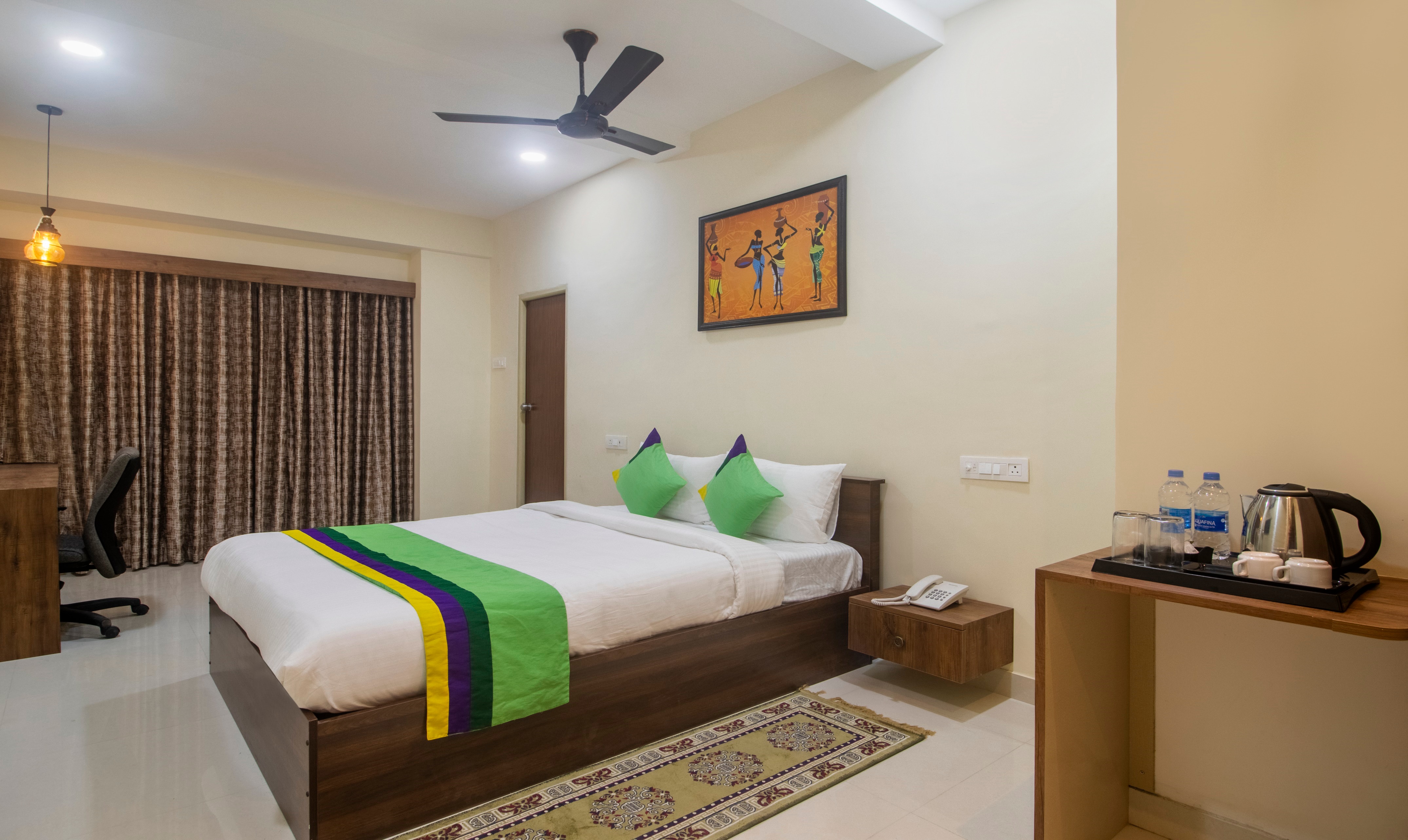 Treebo Navya The Park 𝗕𝗢𝗢𝗞 Hyderabad Hotel