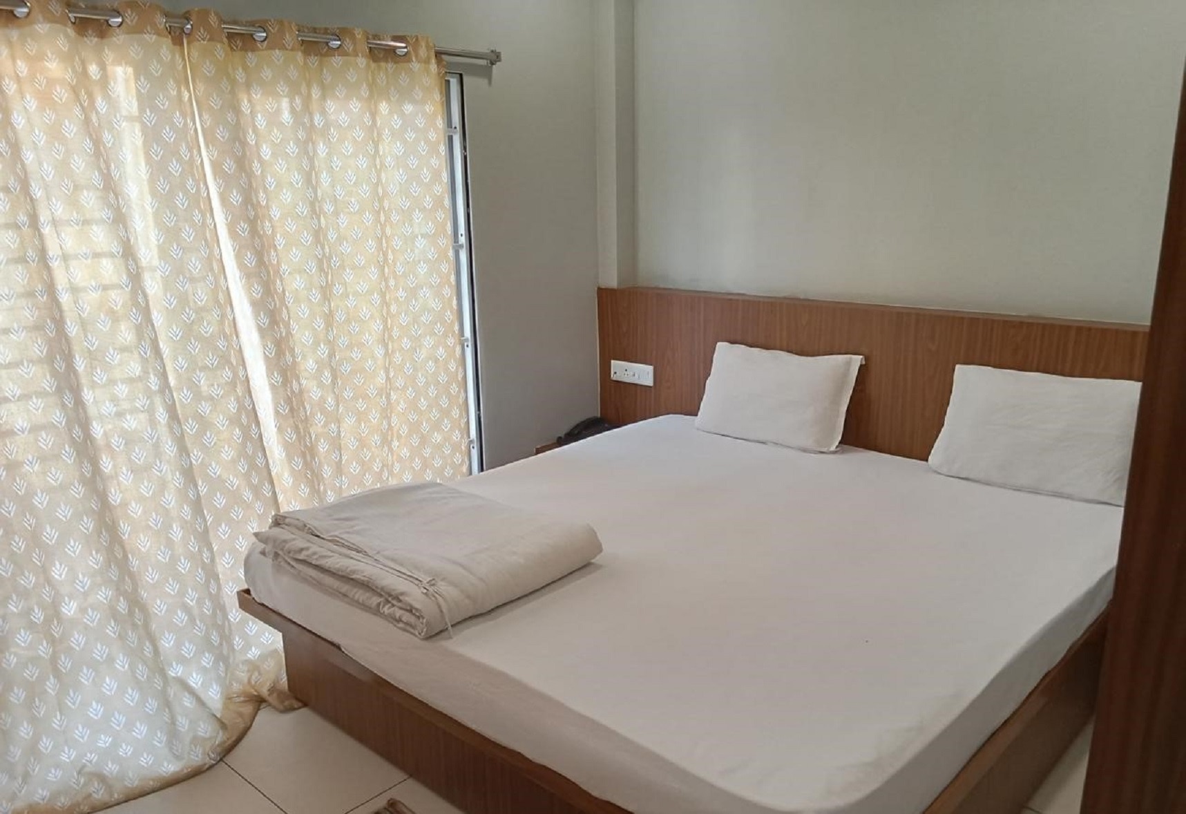 Shree Dham Palace 𝗕𝗢𝗢𝗞 Puri Hotel