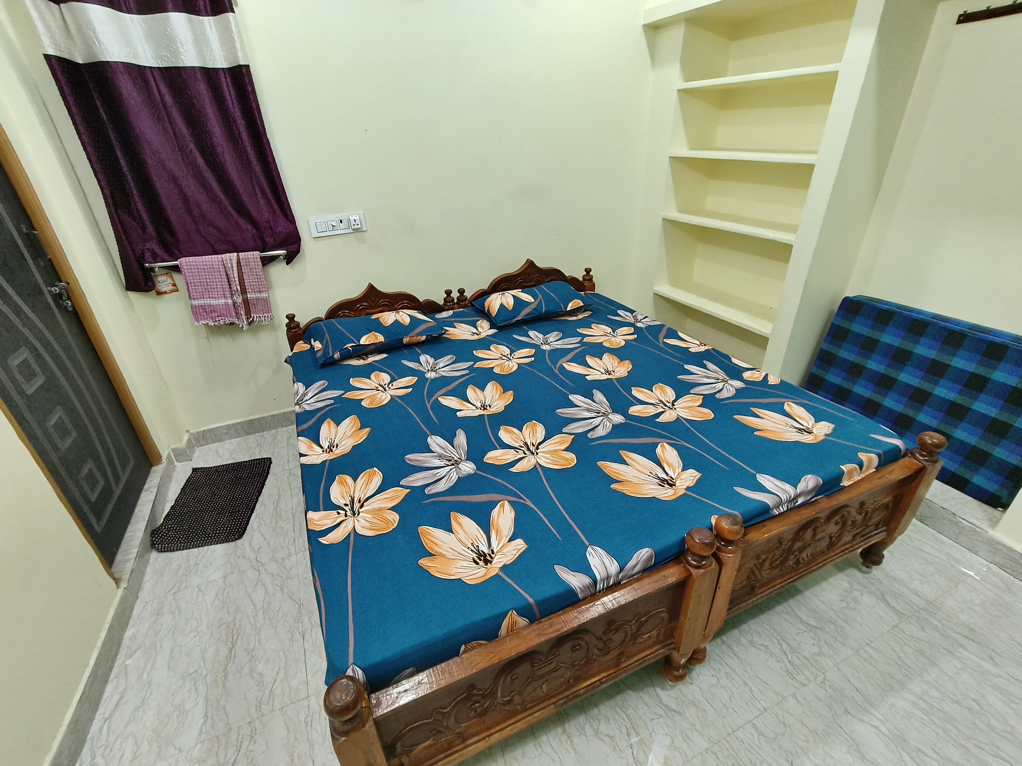 KK homestay 𝗕𝗢𝗢𝗞 Warangal Homestay