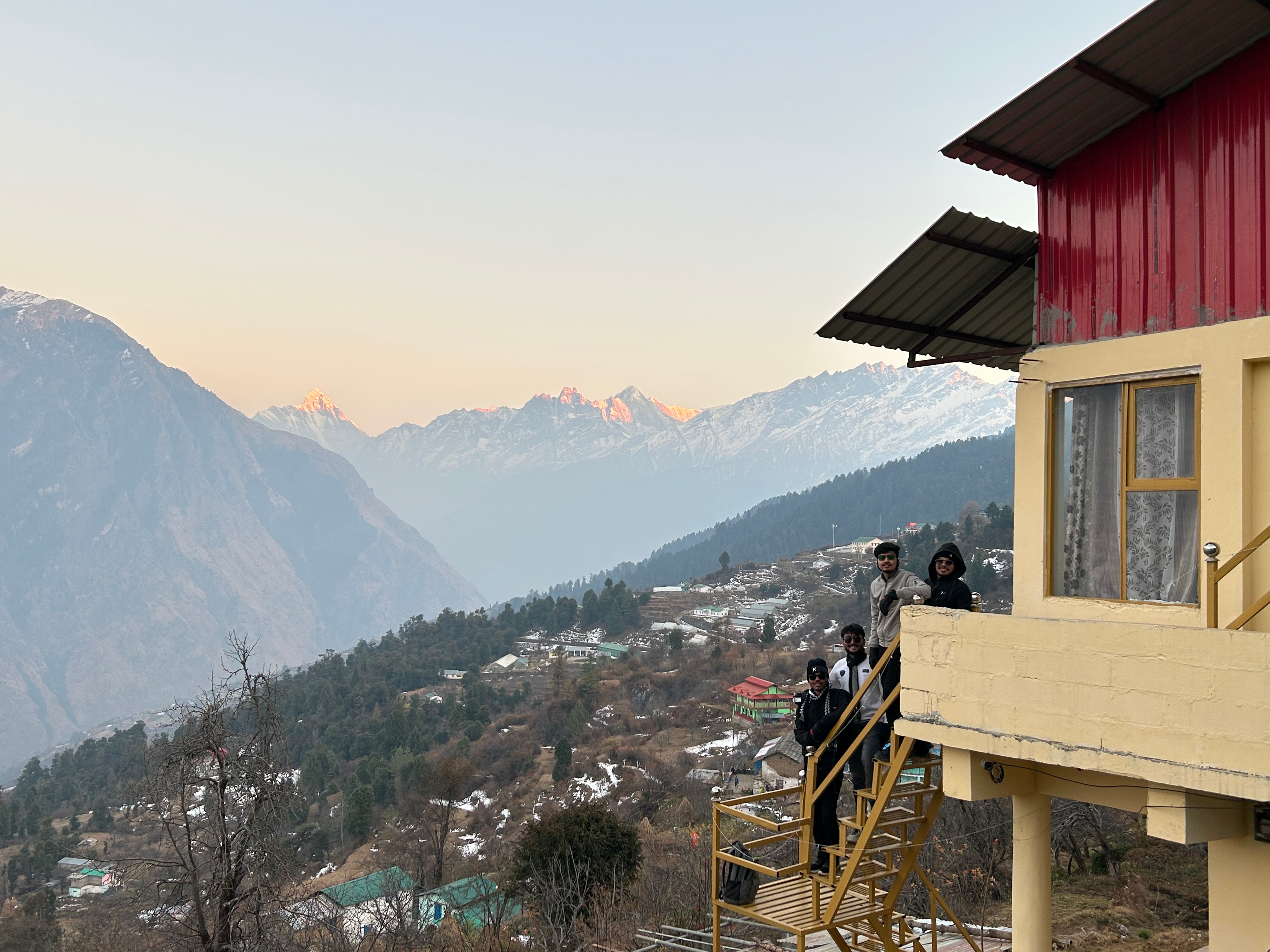 The Grand Apple 𝗕𝗢𝗢𝗞 Joshimath Homestay
