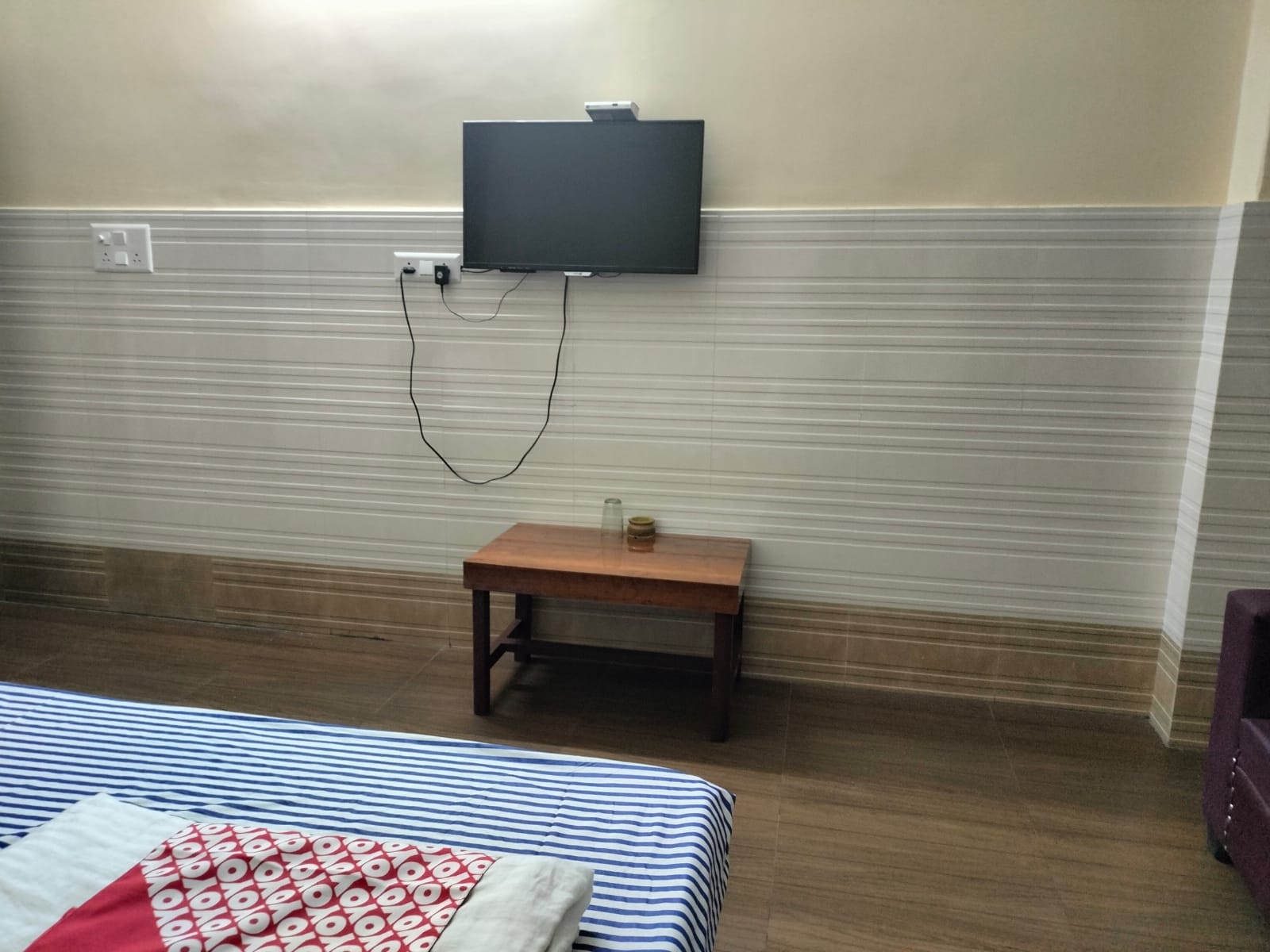 White Palace 𝗕𝗢𝗢𝗞 Naugarh Hotel