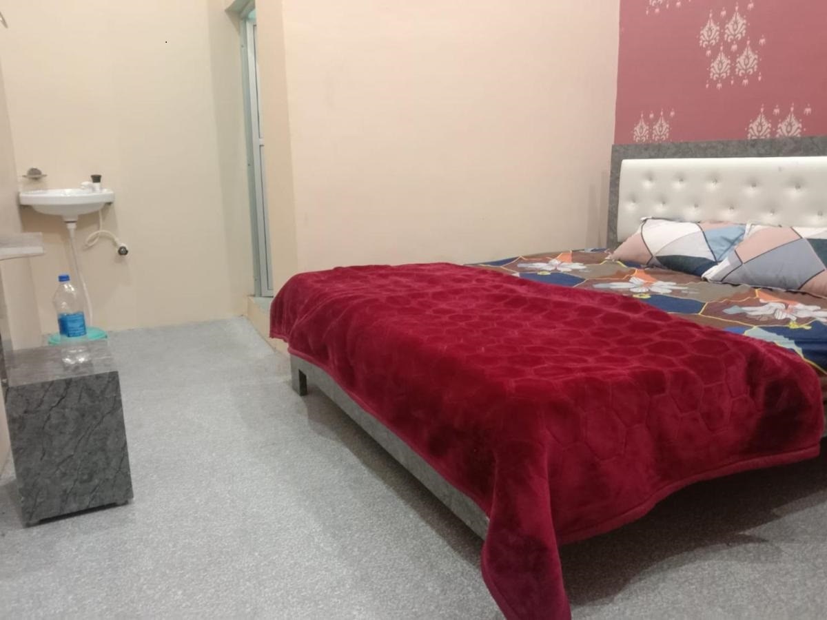 The jay hotel 𝗕𝗢𝗢𝗞 Raibareilly Hotel