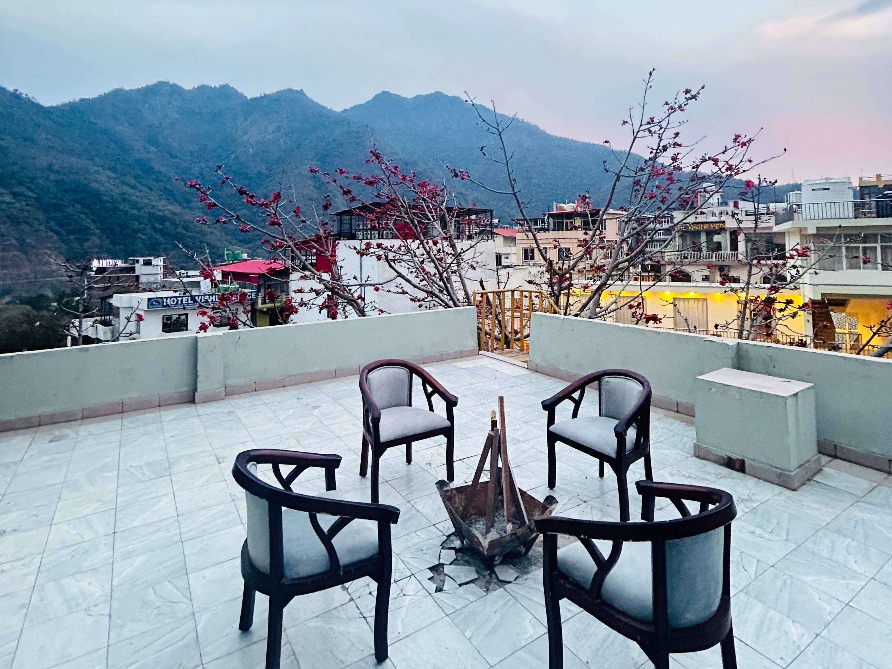 Restwell Tapovan Stays 𝗕𝗢𝗢𝗞 Rishikesh Homestay