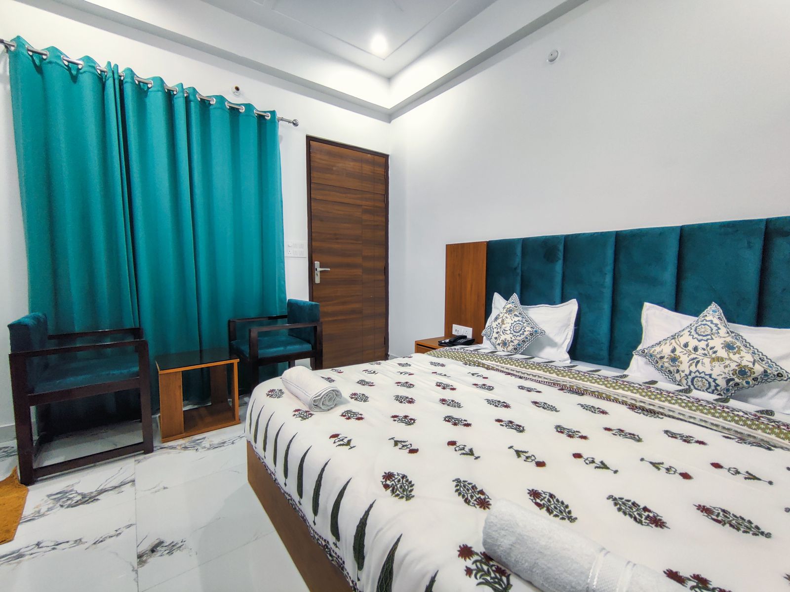 The Vinayak by Le Pension Stays 𝗕𝗢𝗢𝗞 Rishikesh Homestay