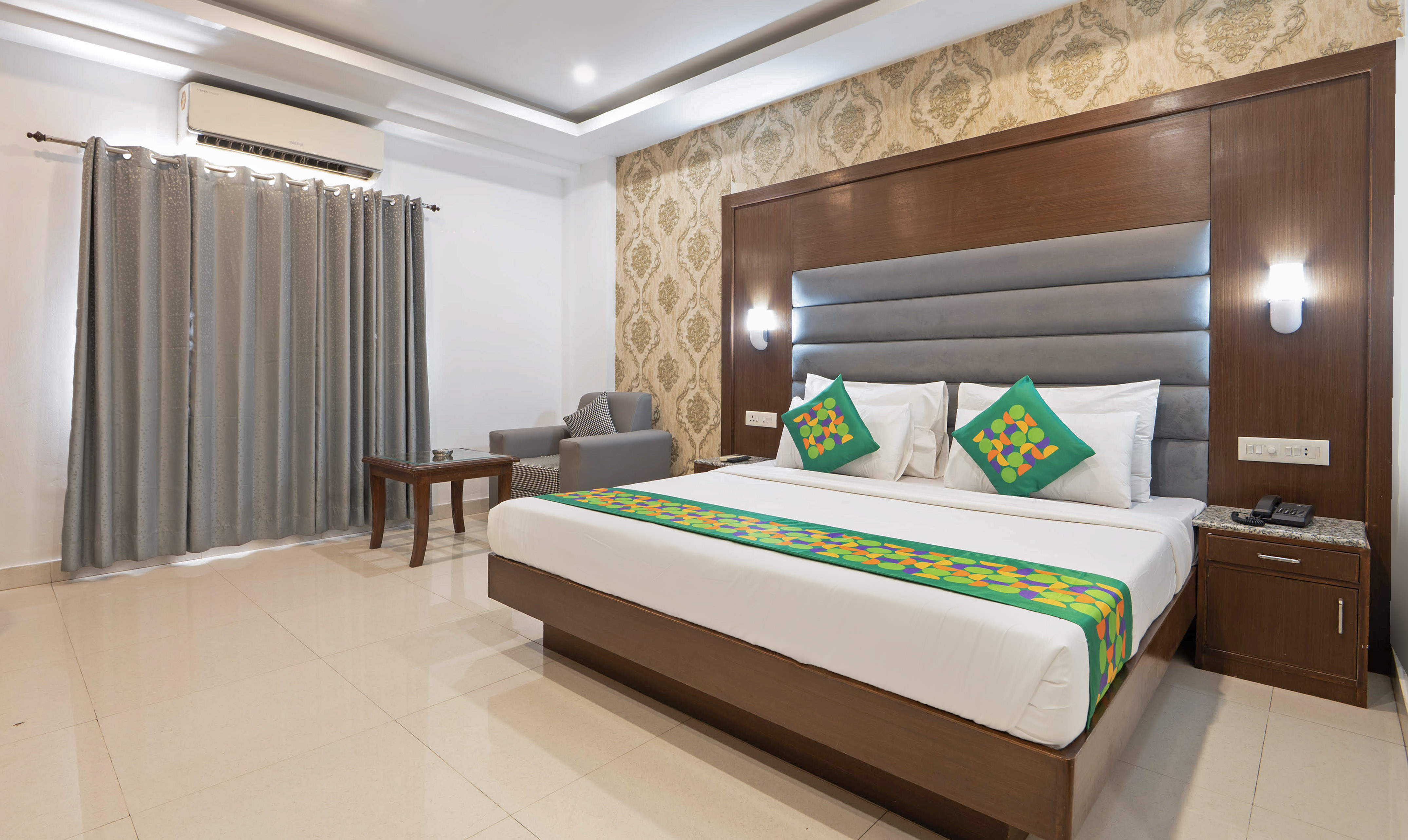 Treebo Premium Grand Legacy Elite with Roof Top Cafe 𝗕𝗢𝗢𝗞 Dehradun Hotel