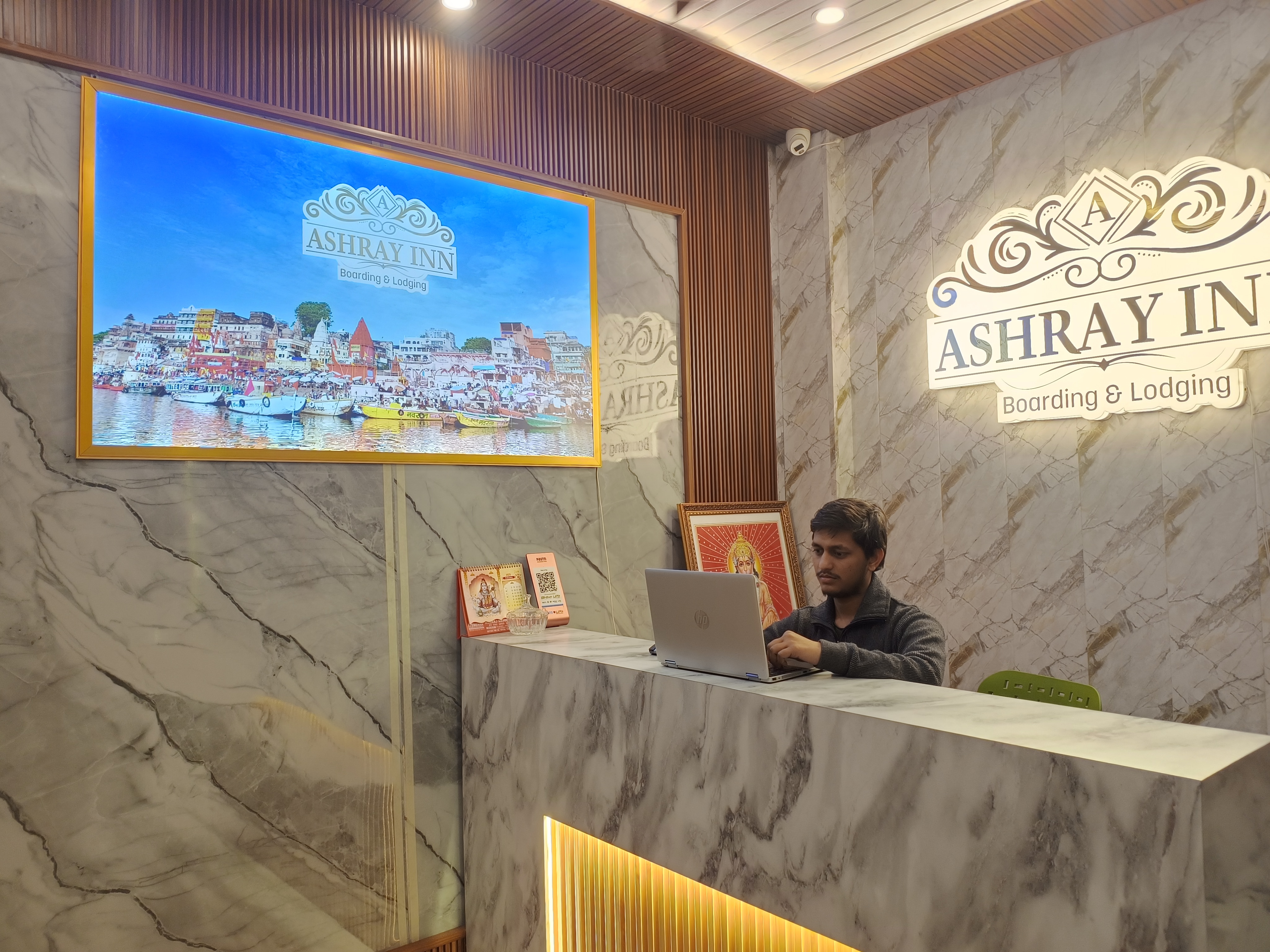 Ashray Inn 𝗕𝗢𝗢𝗞 Varanasi Hotel