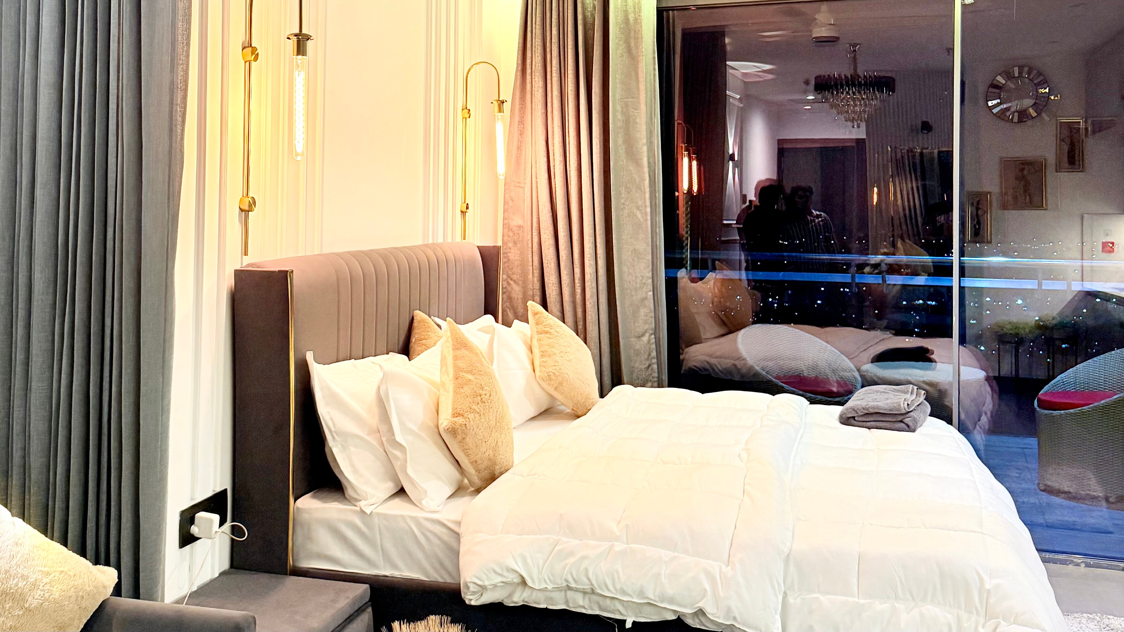 Rooms of Skyscraper studio - Noida Hotel on Goibibo
